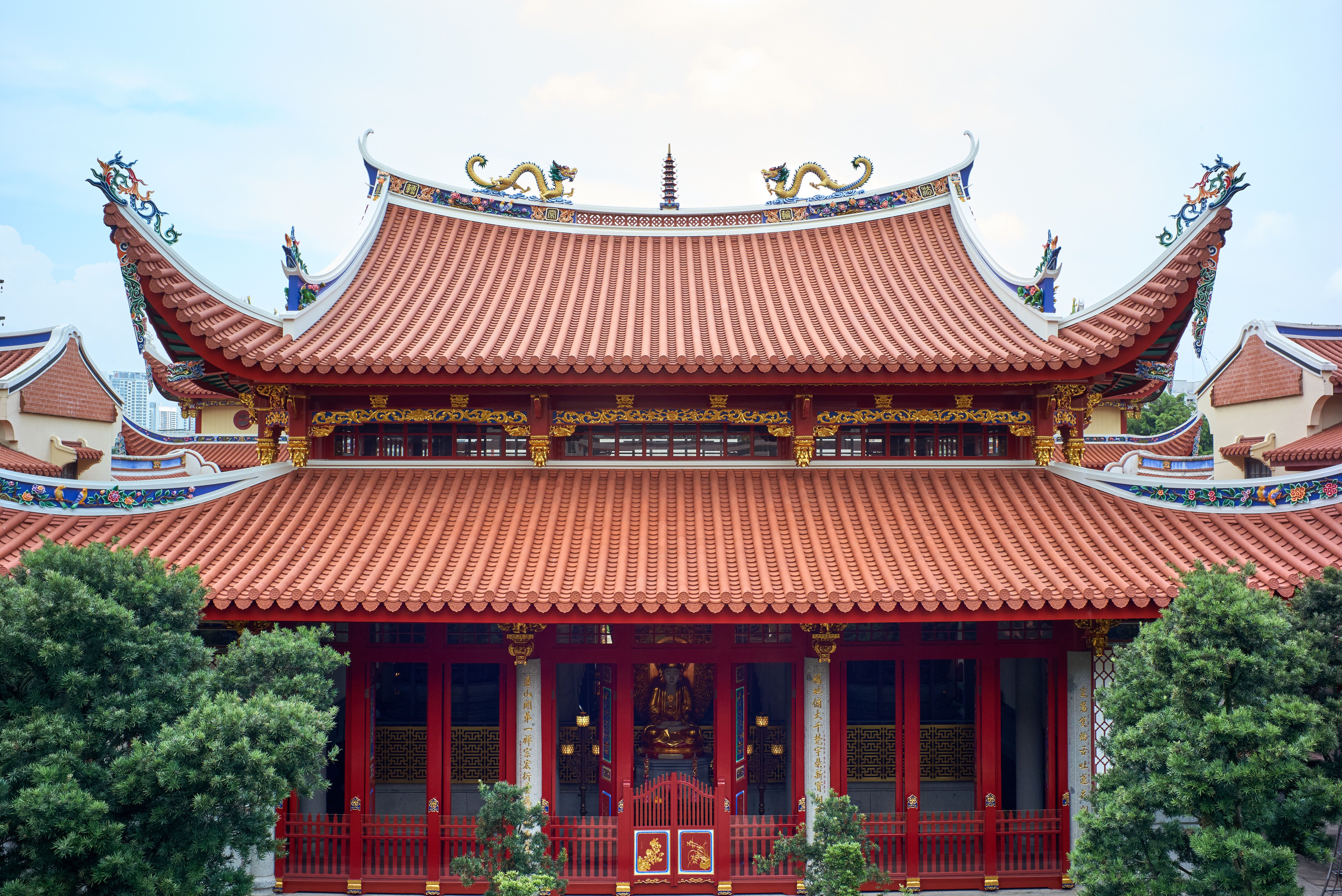Beautiful Chinese Temple with Traditional Roof · Free Stock Photo
