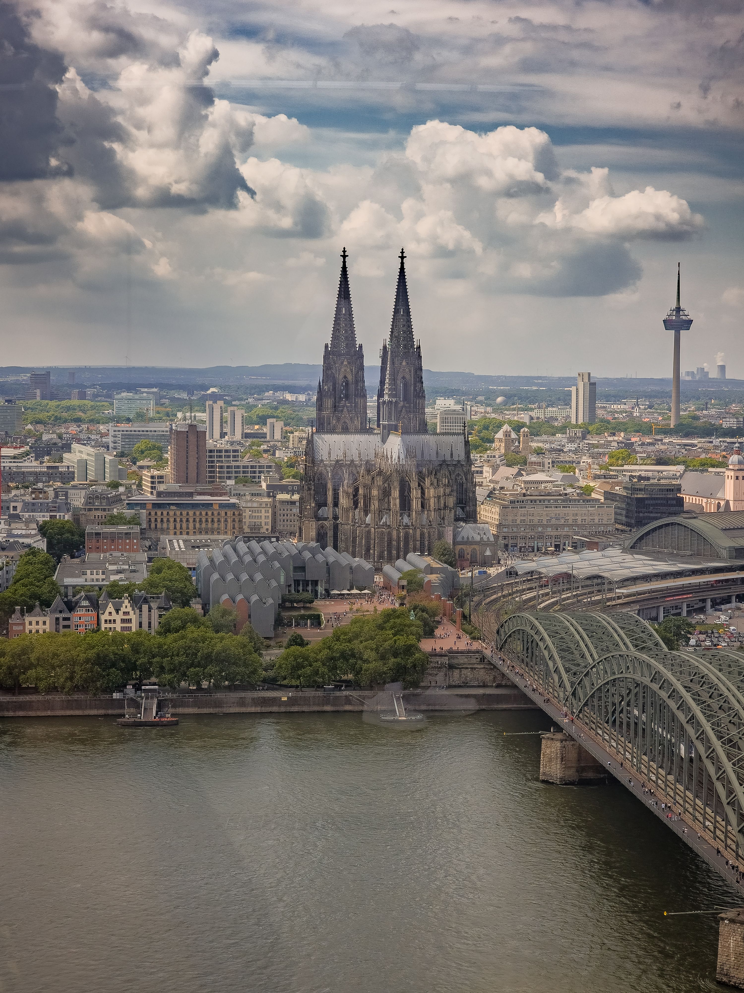 Aerial View of Cologne Cathedral and Cityscape · Free Stock Photo