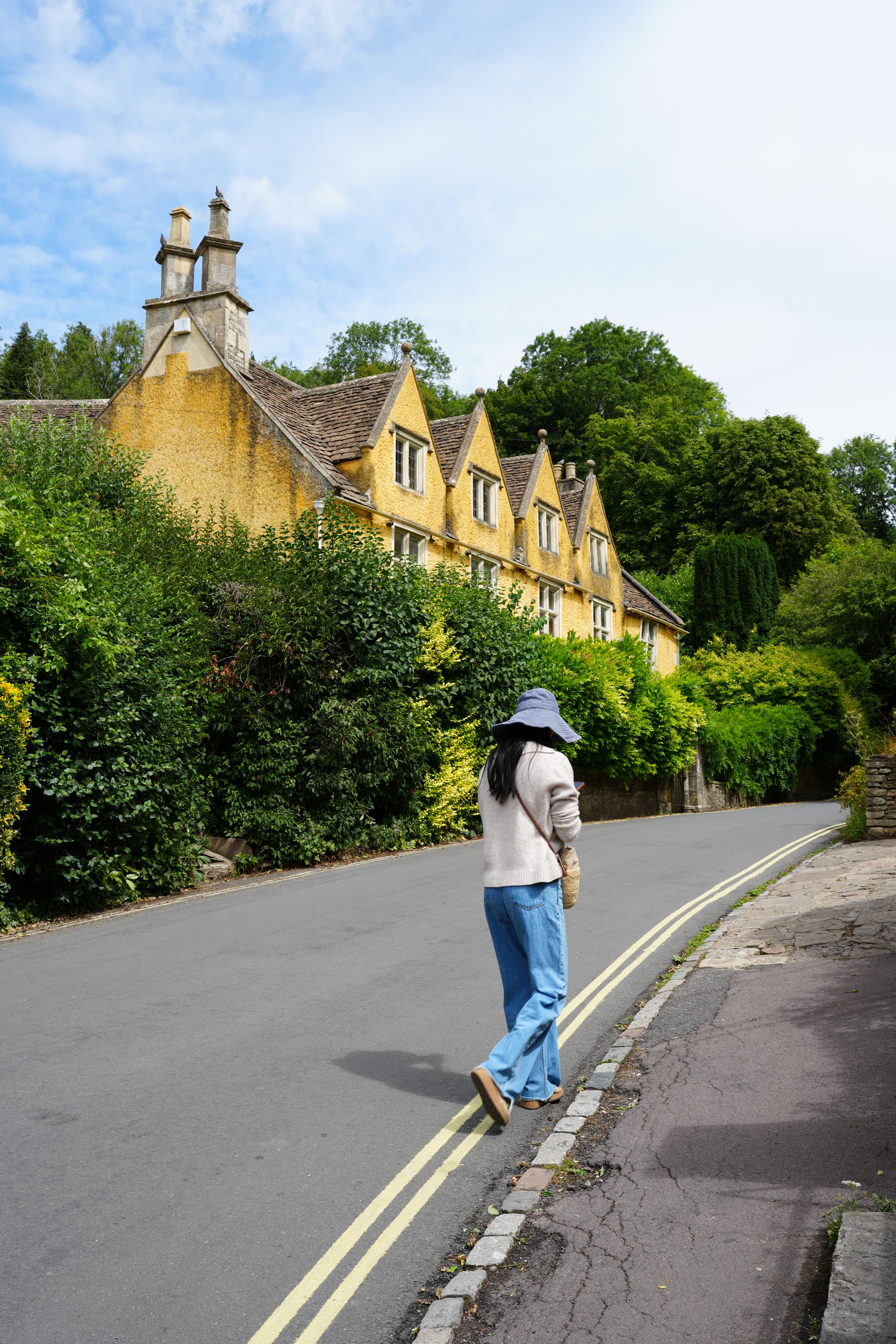 Charming English Village Street Scene · Free Stock Photo
