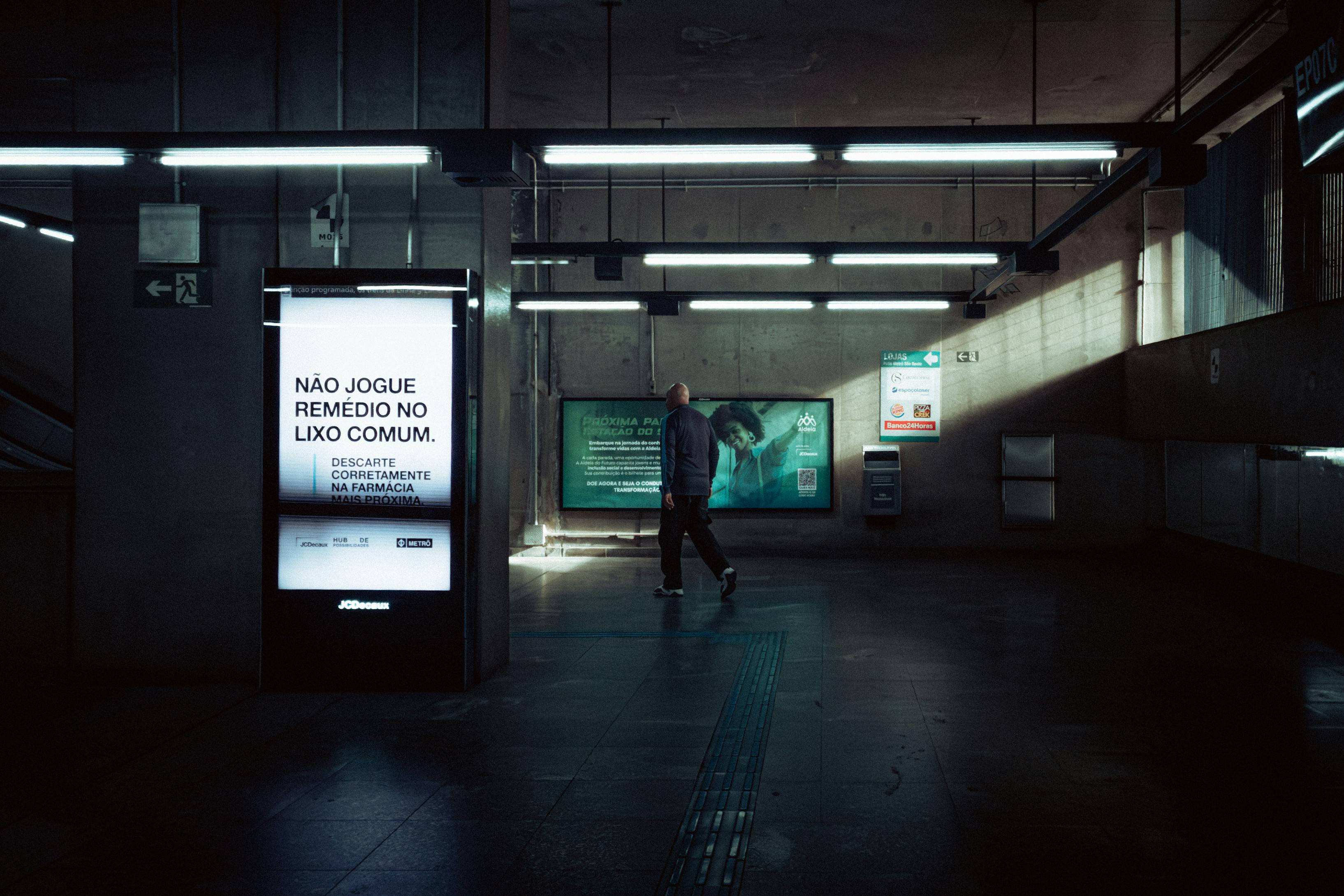 Subway Lighting Photos, Download The BEST Free Subway Lighting Stock ...