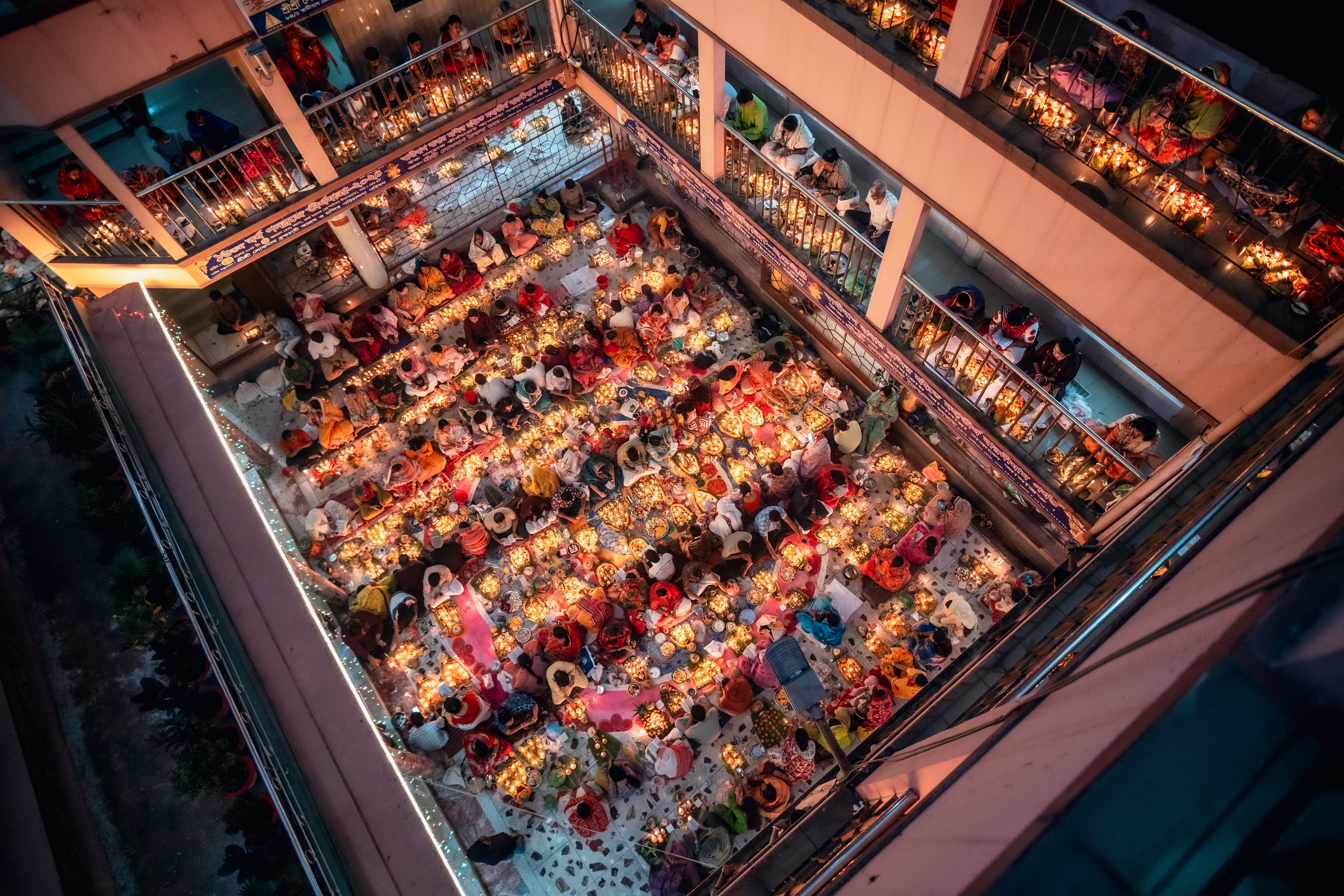 Crowded Convention Center Gathering Event · Free Stock Photo