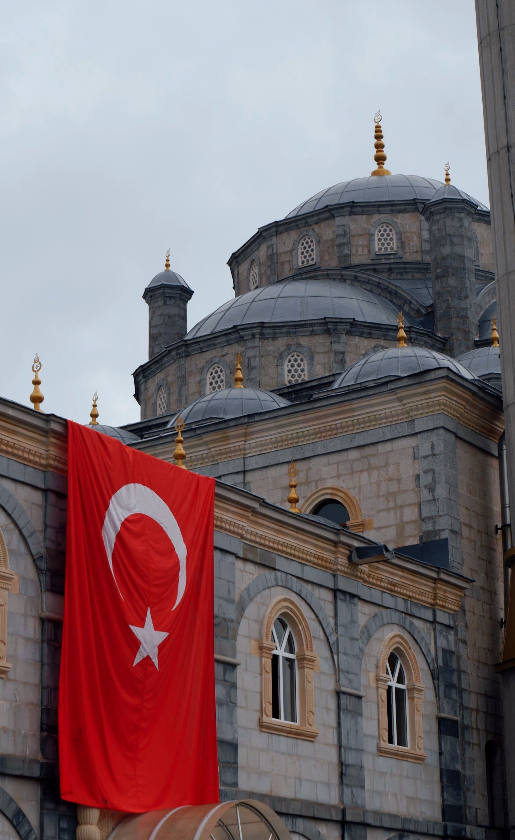 Historic Mosque with Turkish Flag in Trabzon · Free Stock Photo