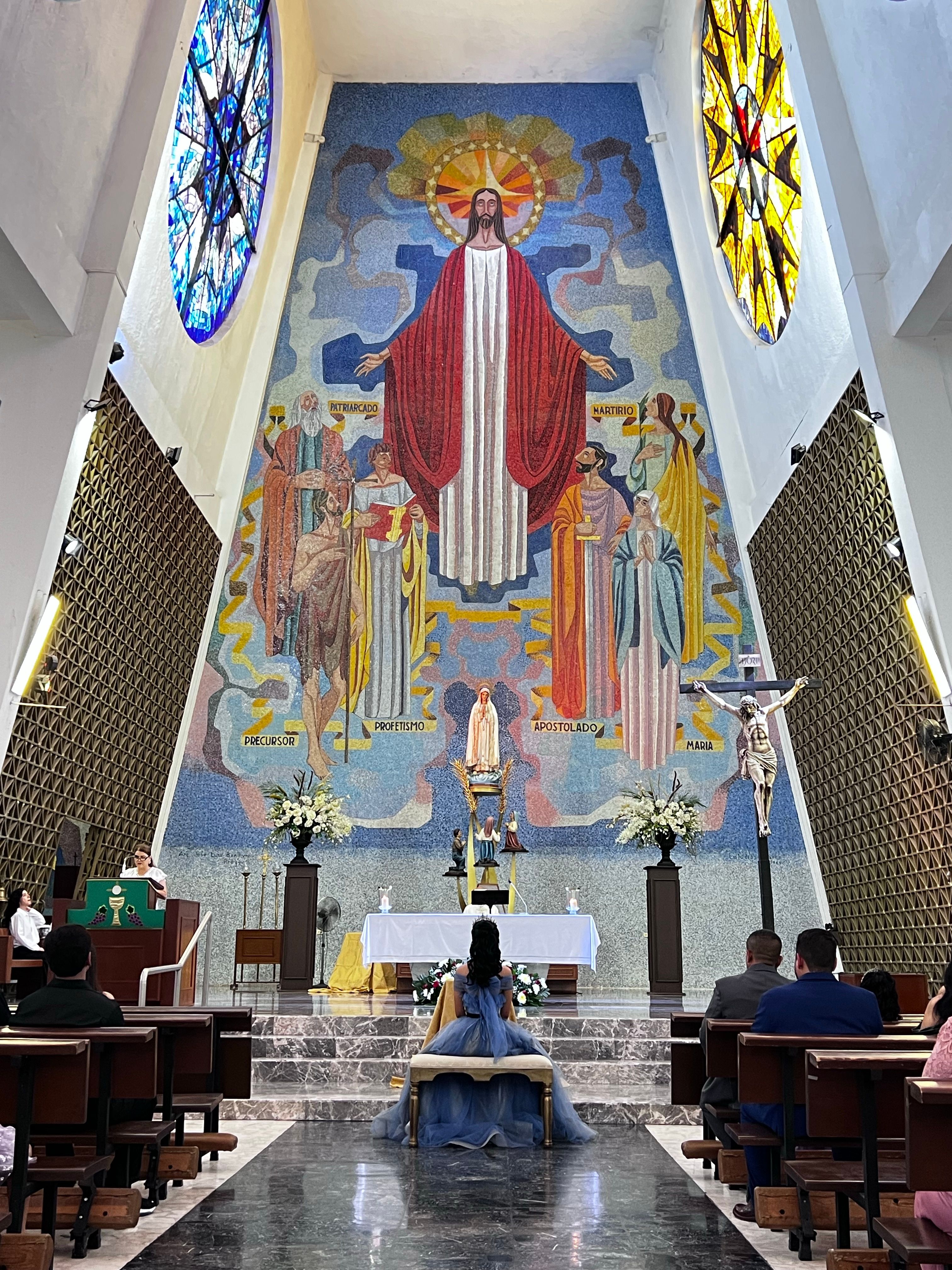 Colorful Church Interior with Worshippers · Free Stock Photo