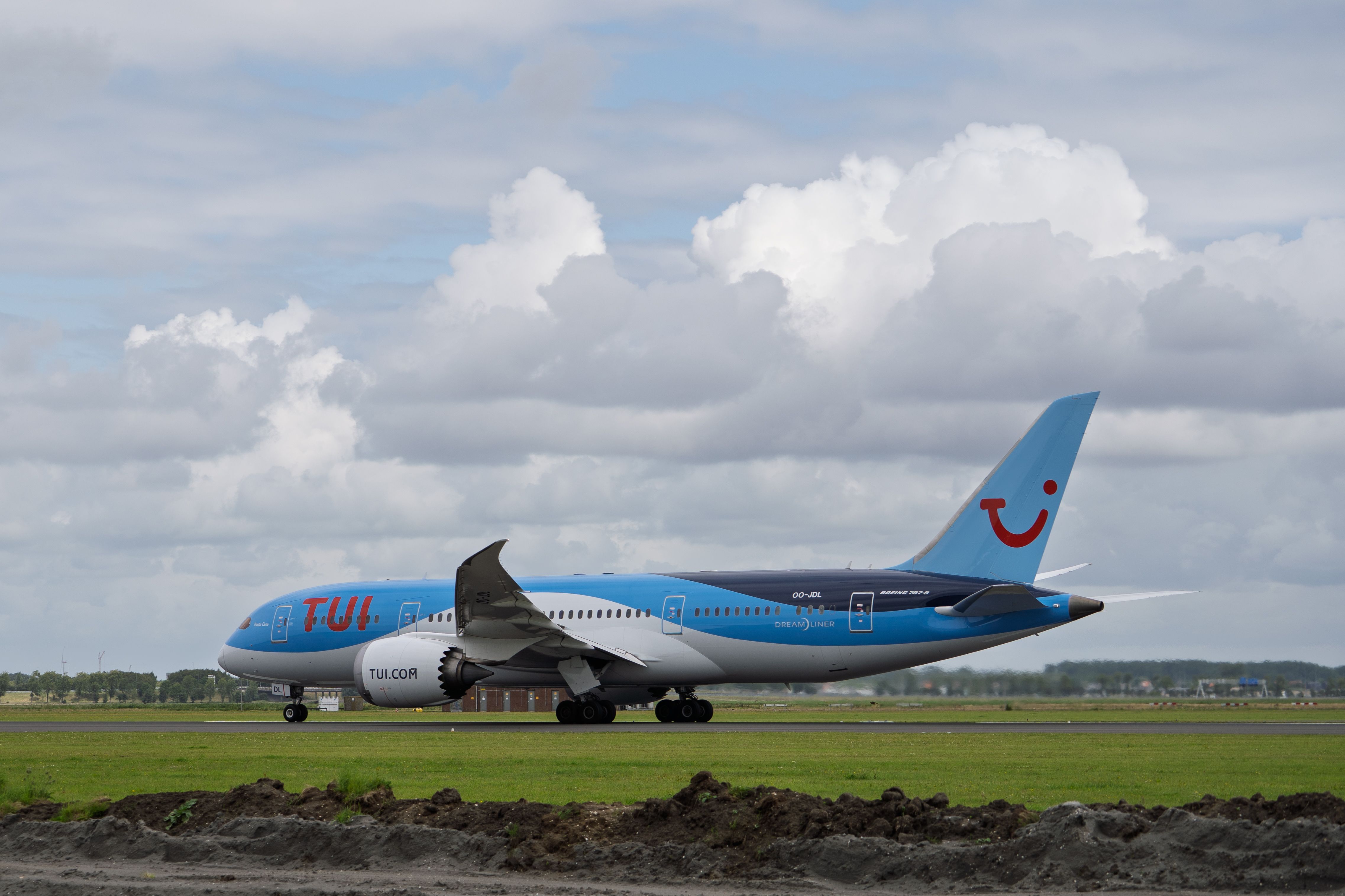 Boeing 787 Photos, Download The BEST Free Boeing 787 Stock Photos & HD ...