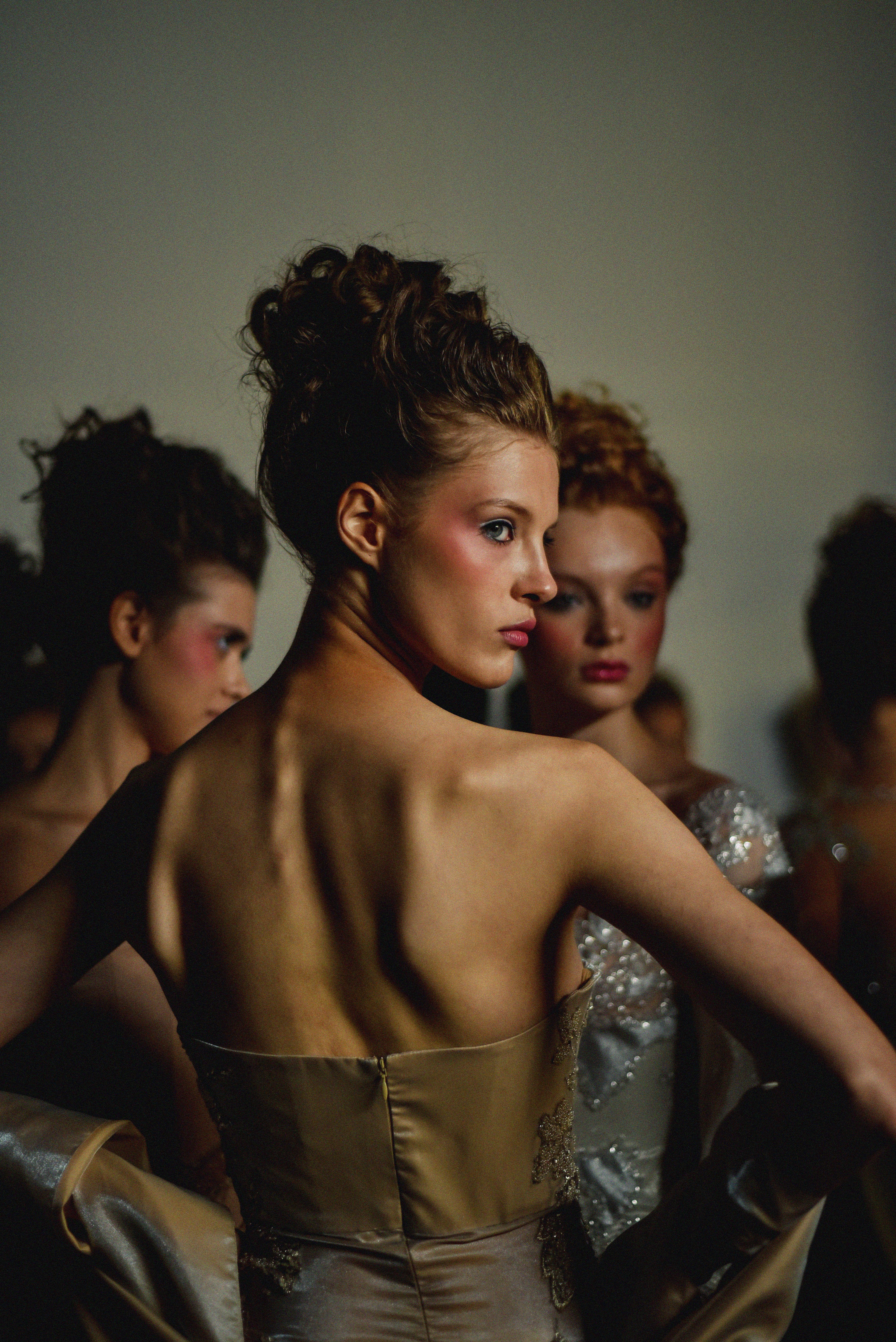Elegant Models Preparing Backstage at Fashion Show · Free Stock Photo