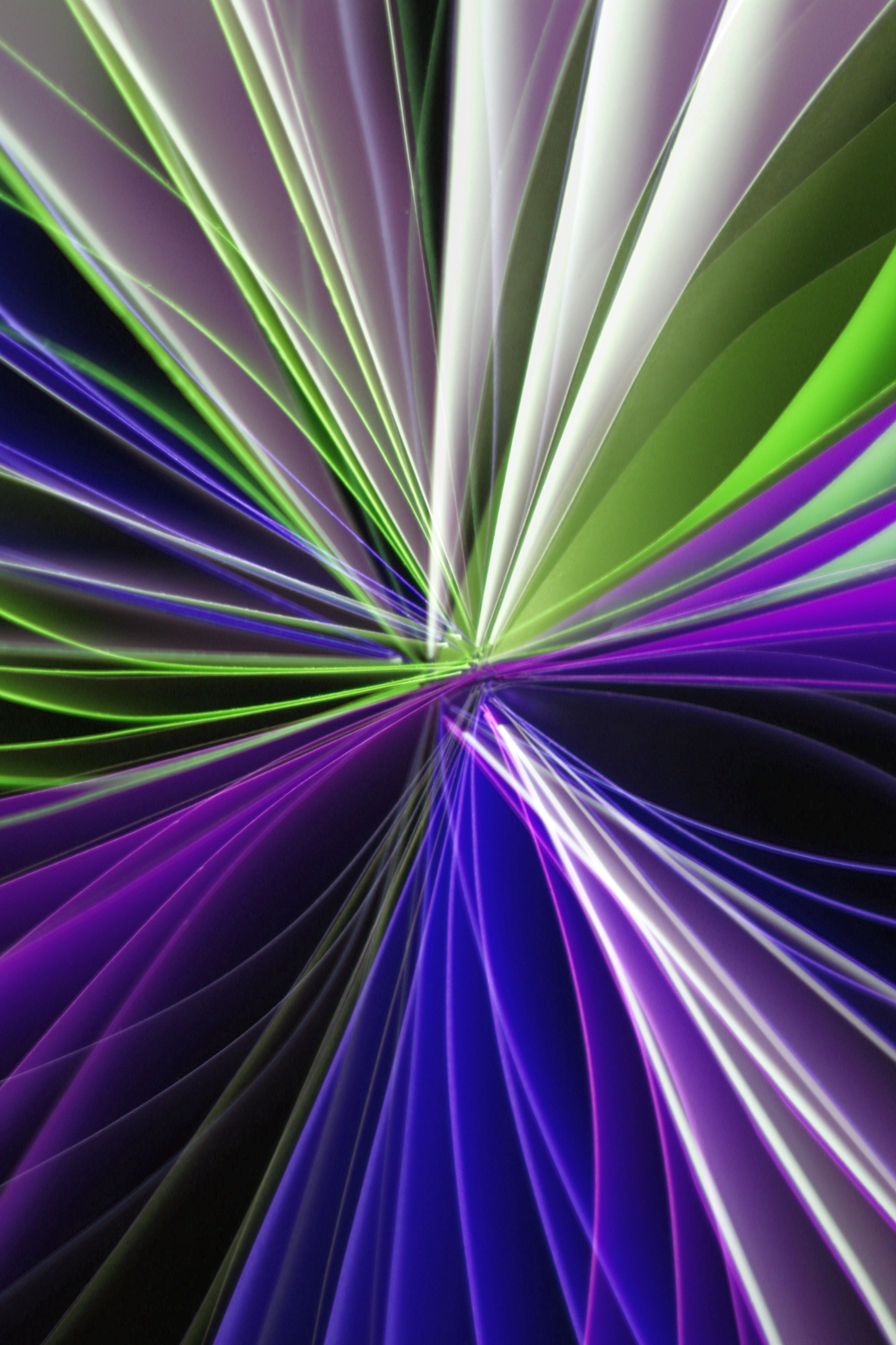 Vibrant Abstract Light Streaks at Night · Free Stock Photo