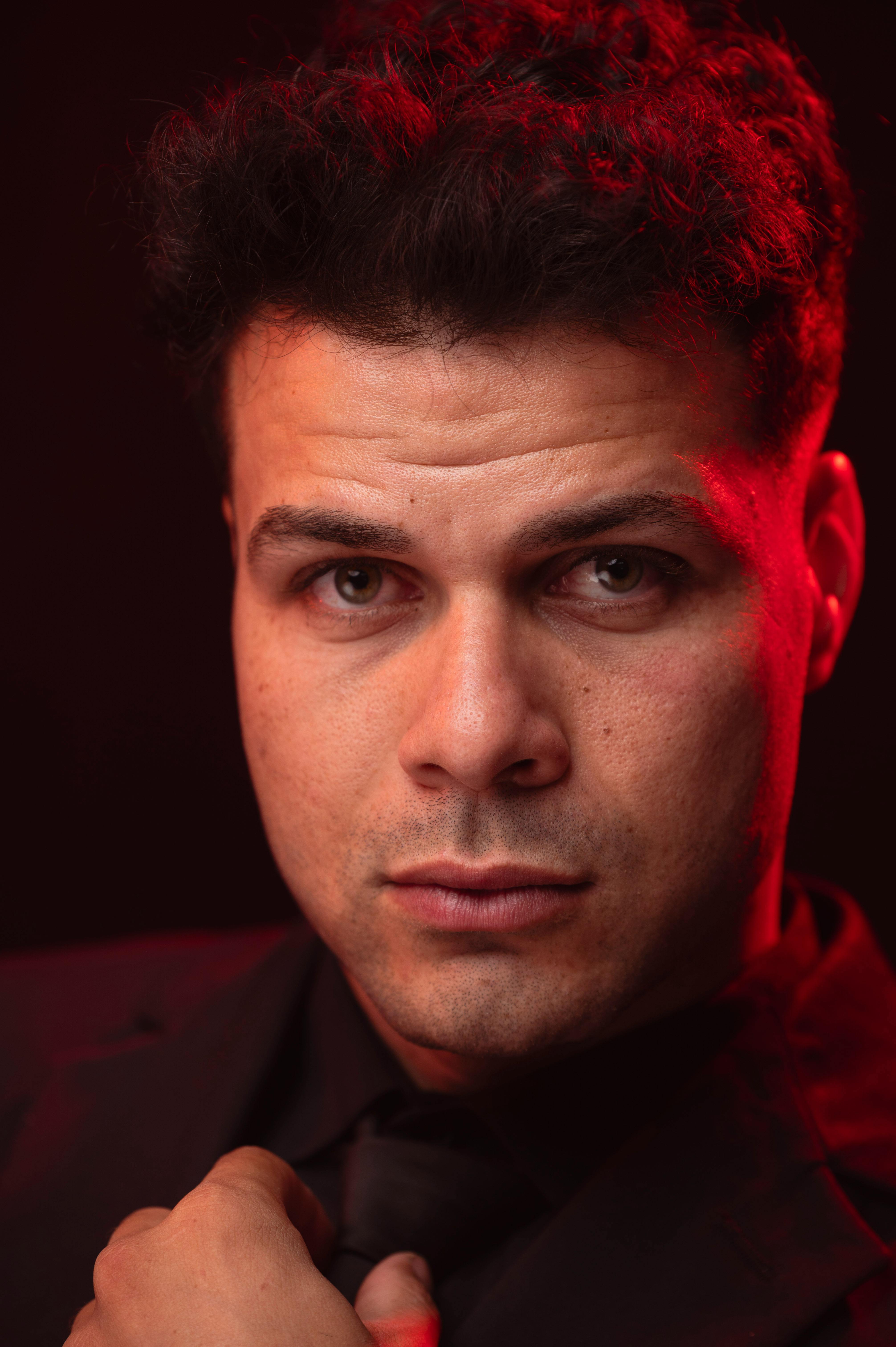 Linkedin Portrait Headshot Male In Suit Photos, Download The BEST Free ...