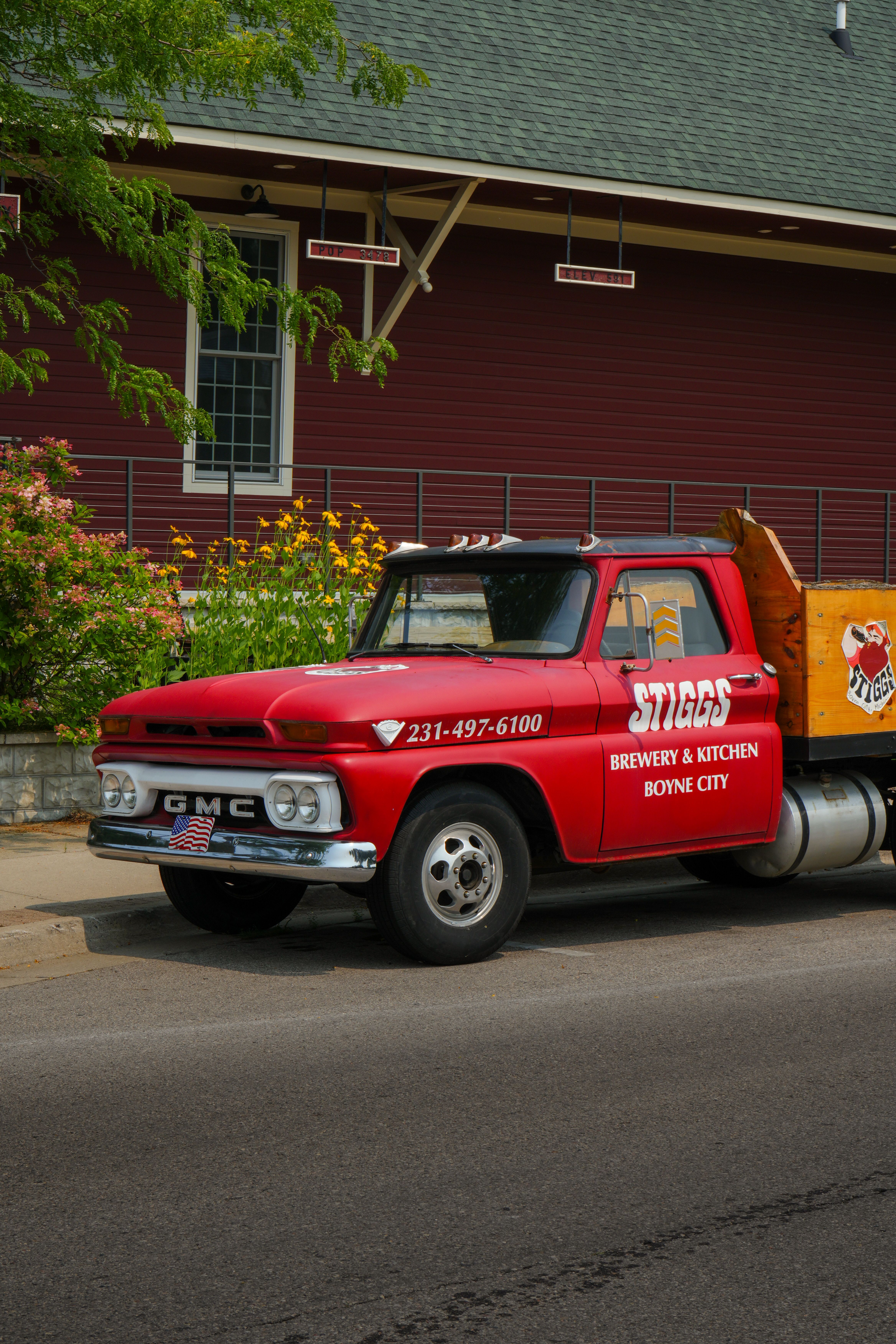 Old Red Truck Photos, Download The BEST Free Old Red Truck Stock Photos ...
