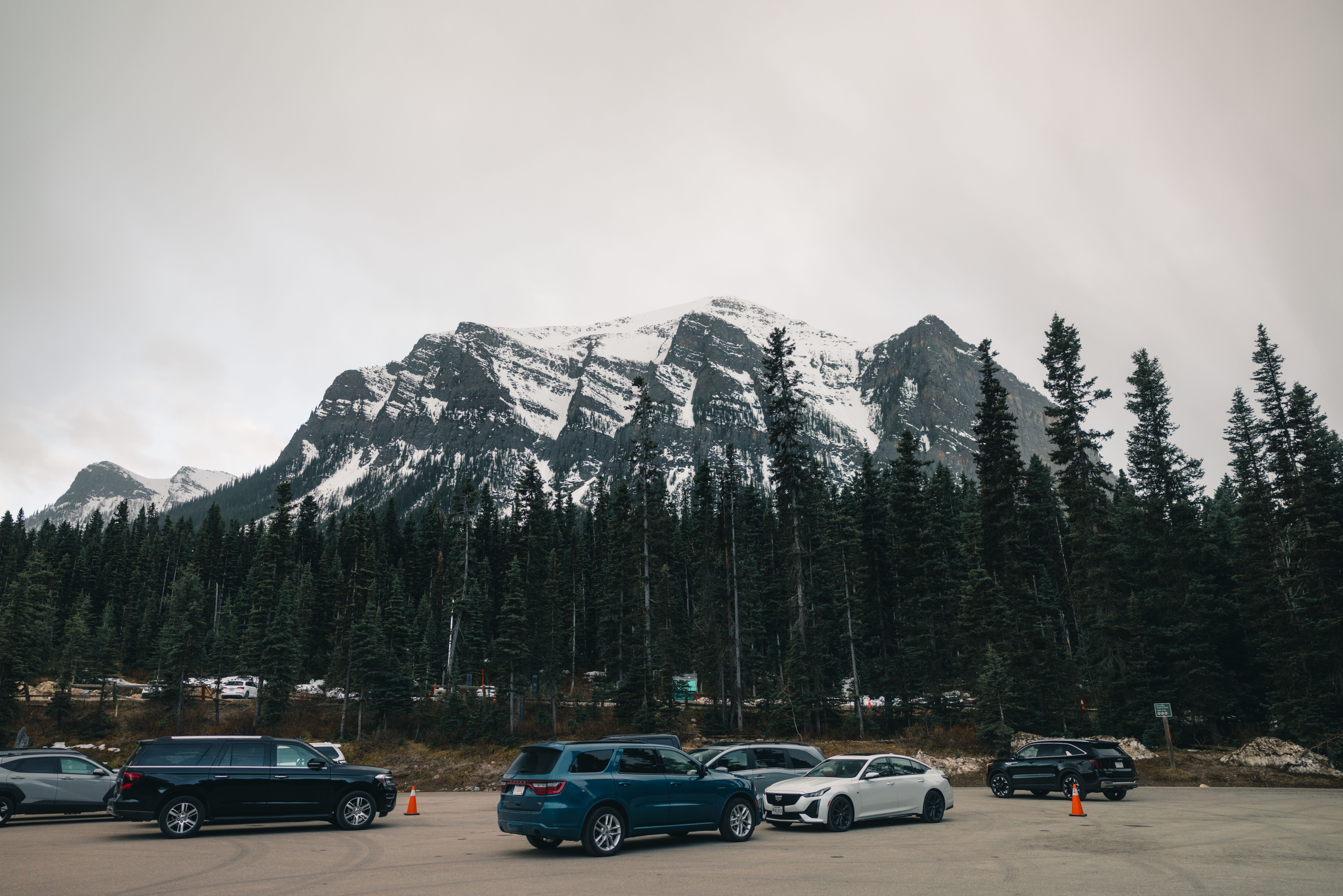 Scenic Mountain View in Banff National Park · Free Stock Photo