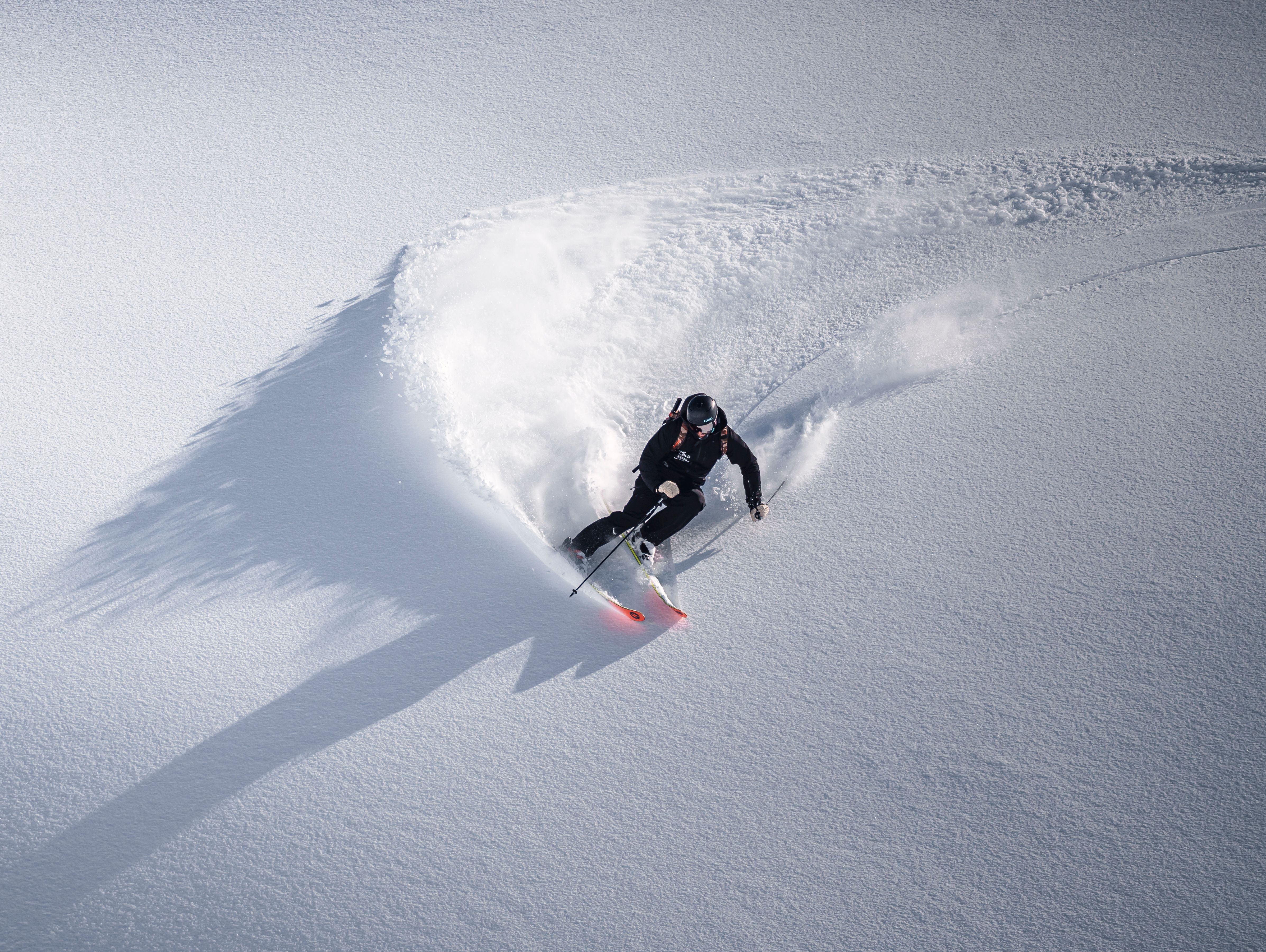 Thrilling Ski Descent in Colere, Italy · Free Stock Photo