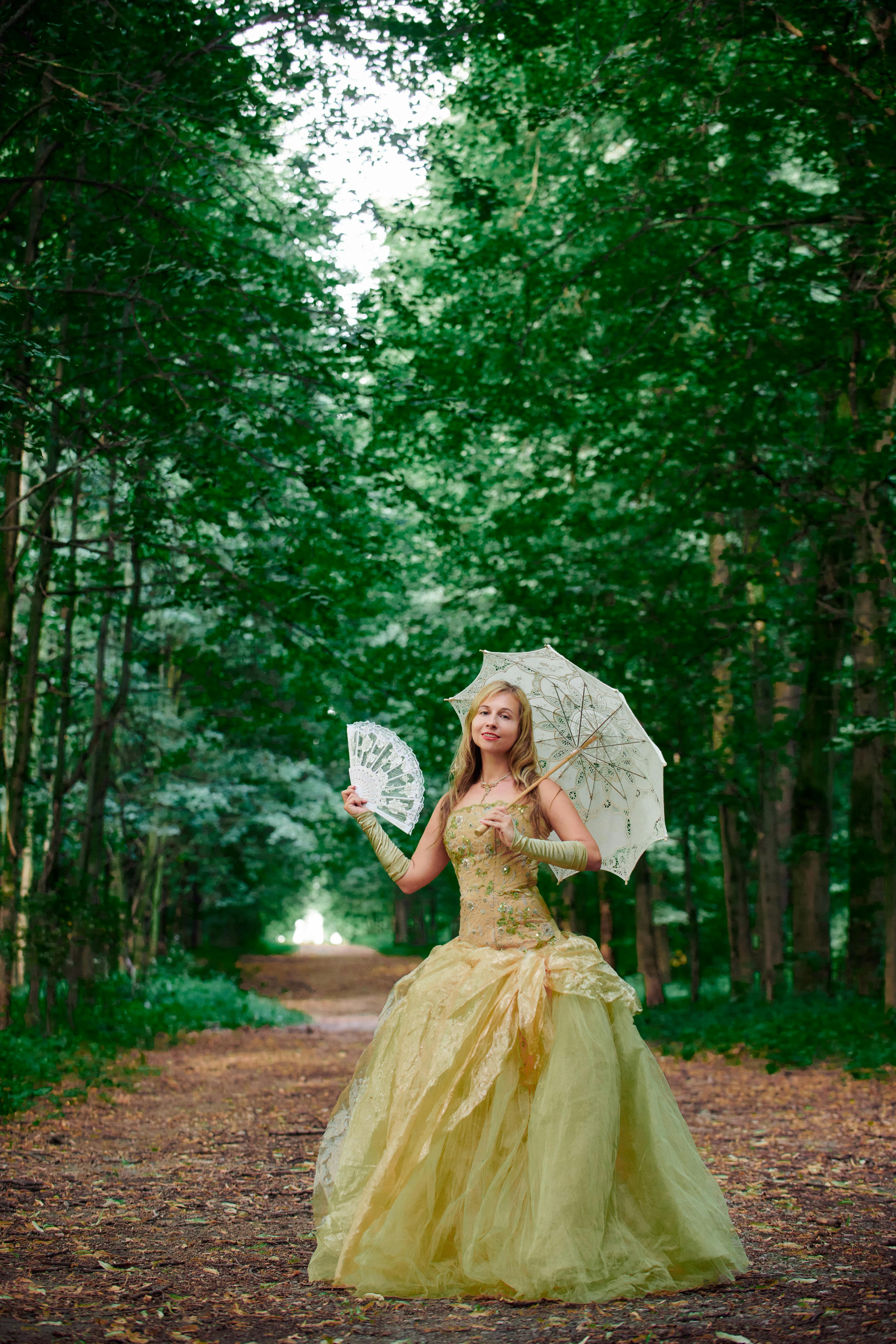 Deaf Lady Walking Photos, Download The BEST Free Deaf Lady Walking ...