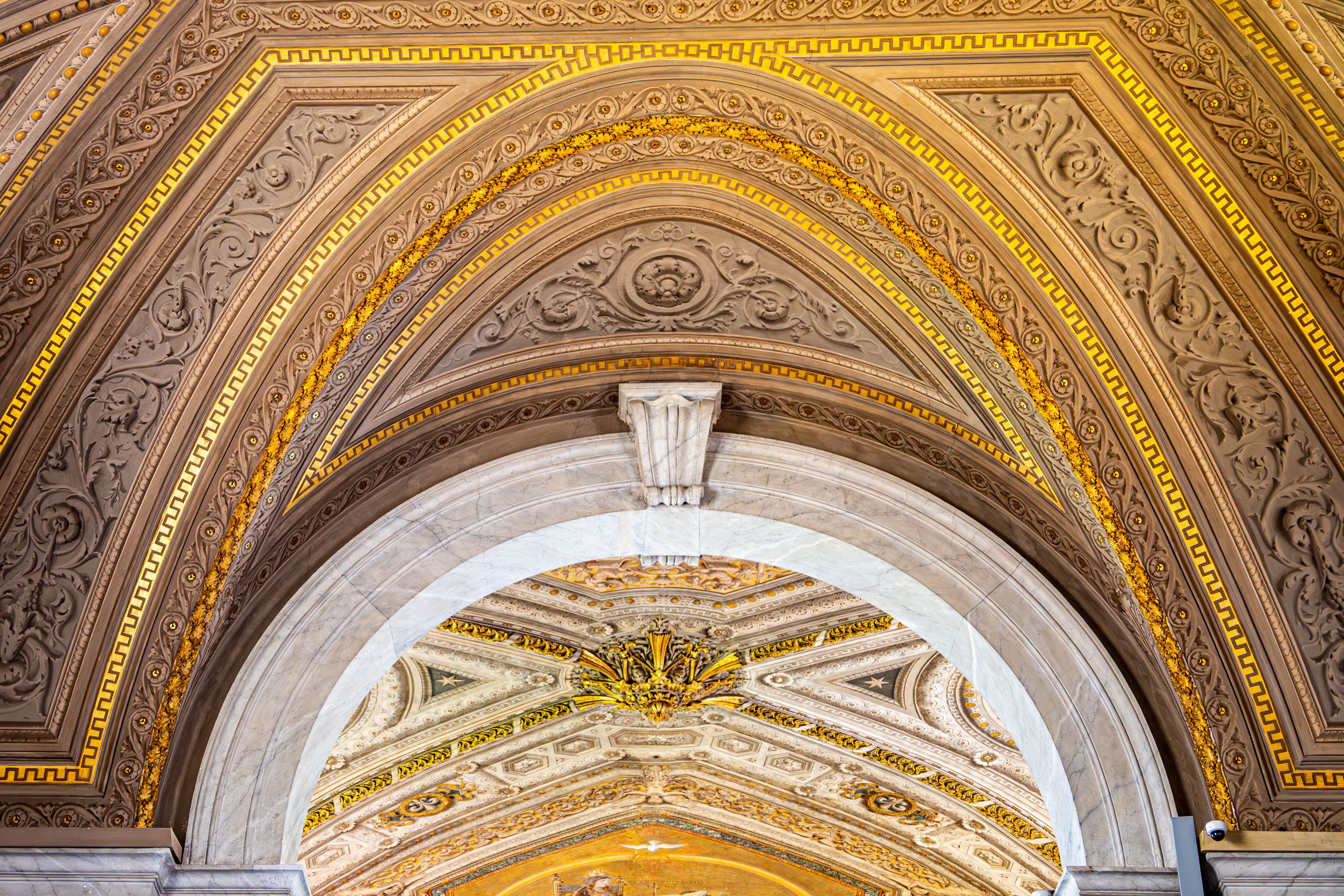 Intricate Architectural Ceiling with Golden Accents · Free Stock Photo