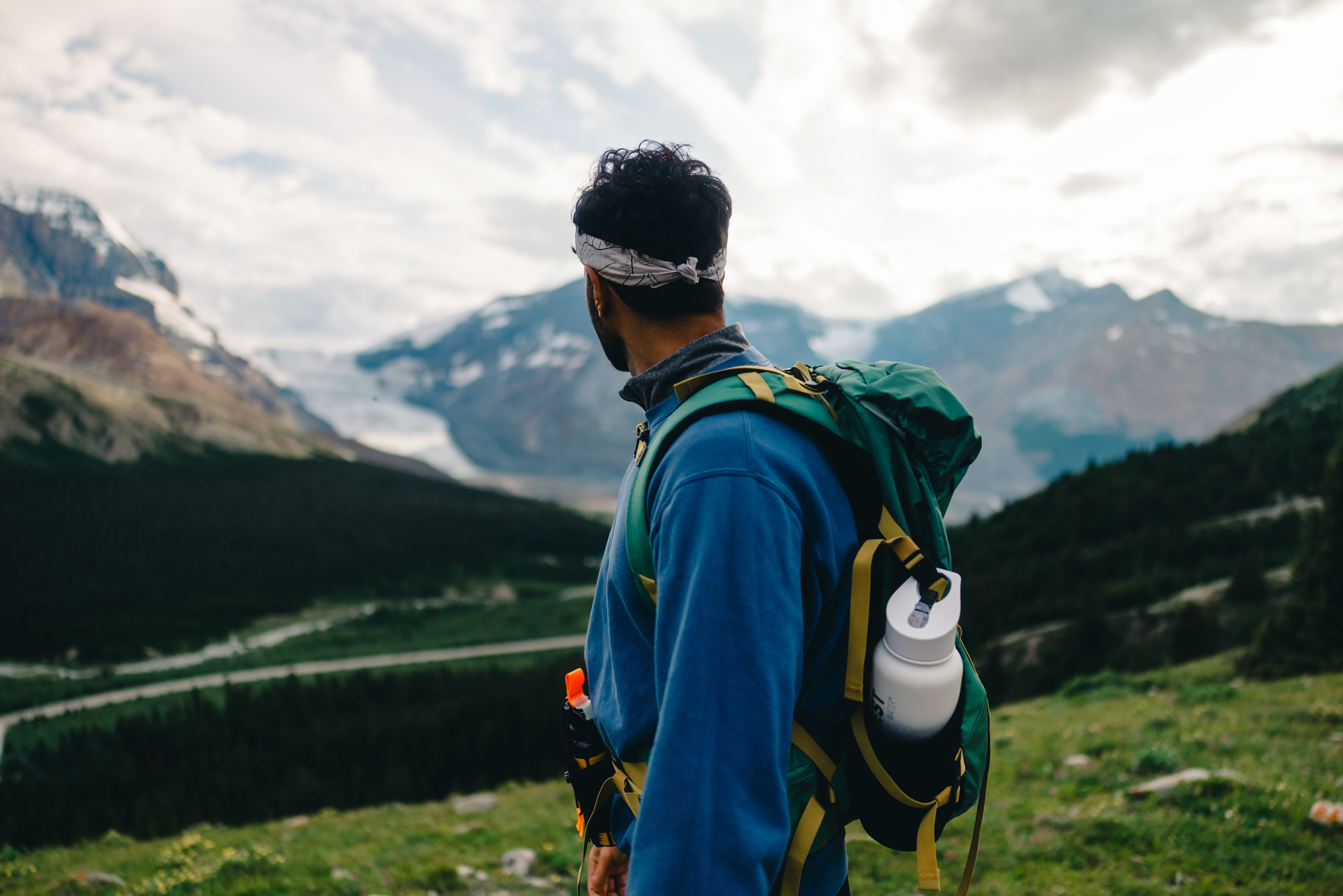 Adventurous Hiker in Jasper National Park · Free Stock Photo