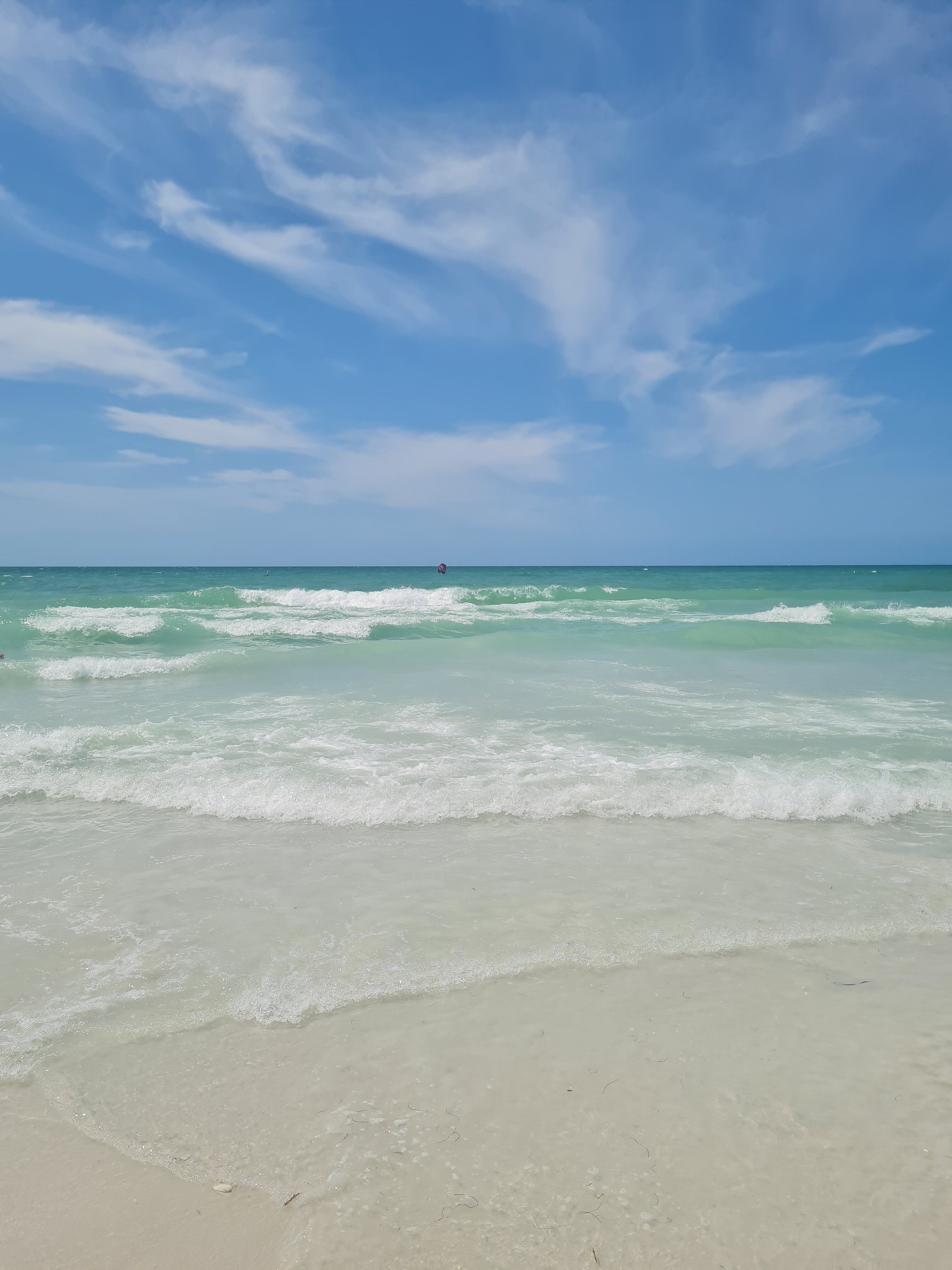 Crystal Clear Waters of Clearwater Beach in Summer · Free Stock Photo