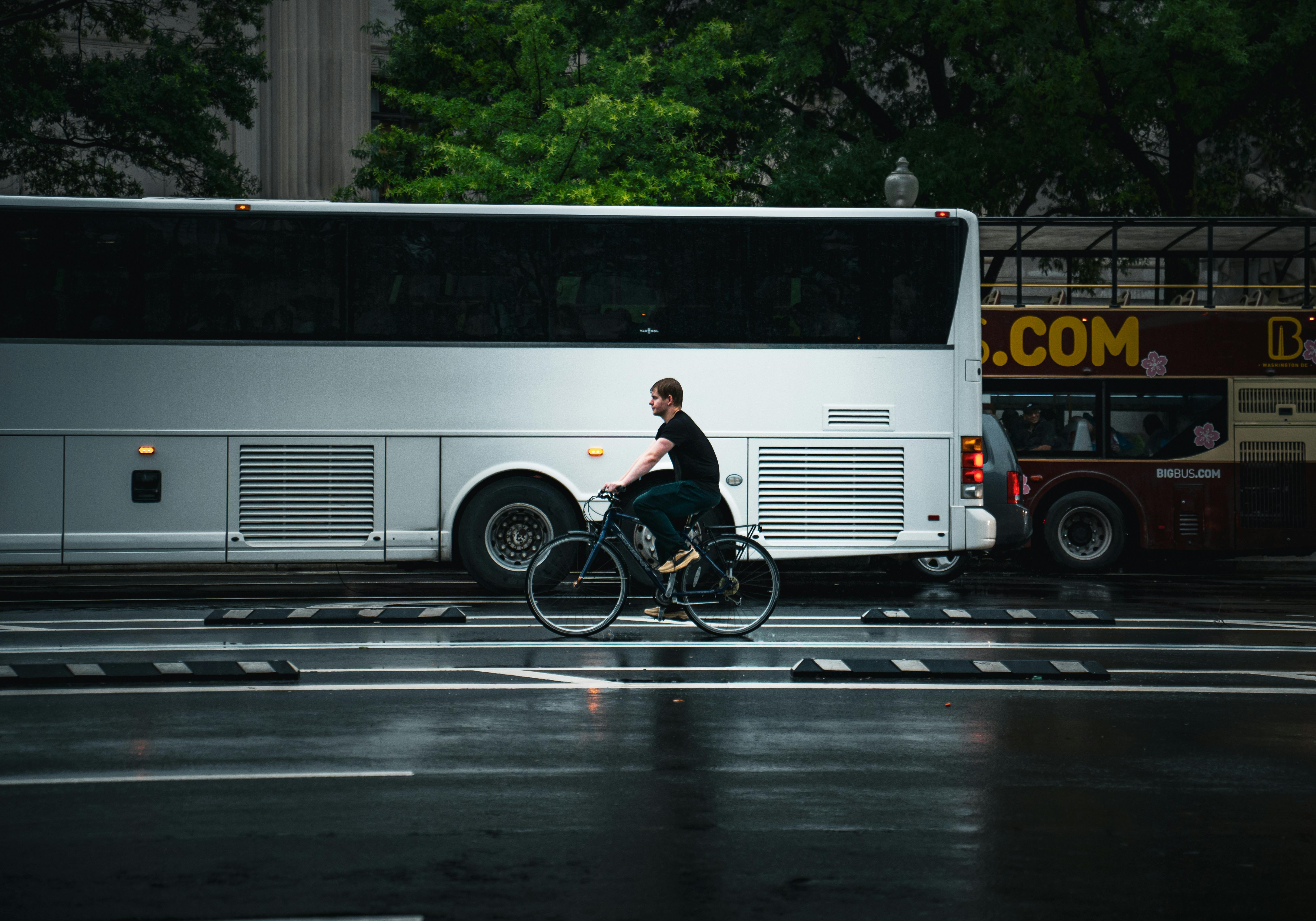 Buses Images Photos, Download The BEST Free Buses Images Stock Photos ...