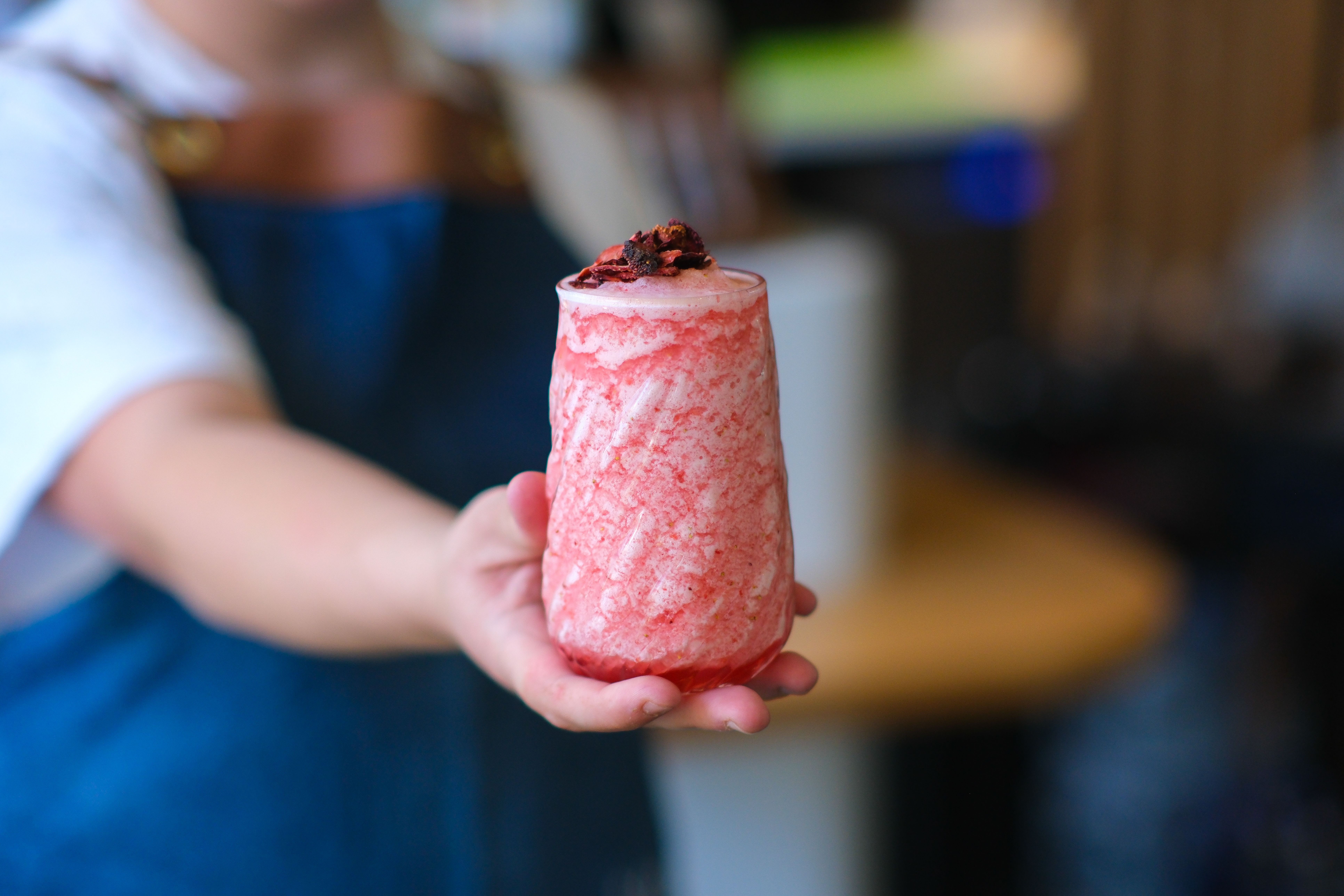 Smoothie Barista Photos, Download The BEST Free Smoothie Barista Stock ...