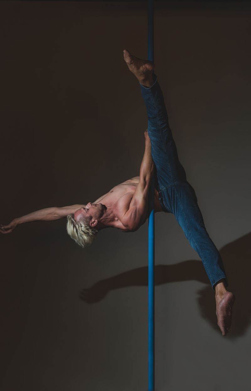 Pole Dance Photos, Download The BEST Free Pole Dance Stock Photos & HD ...