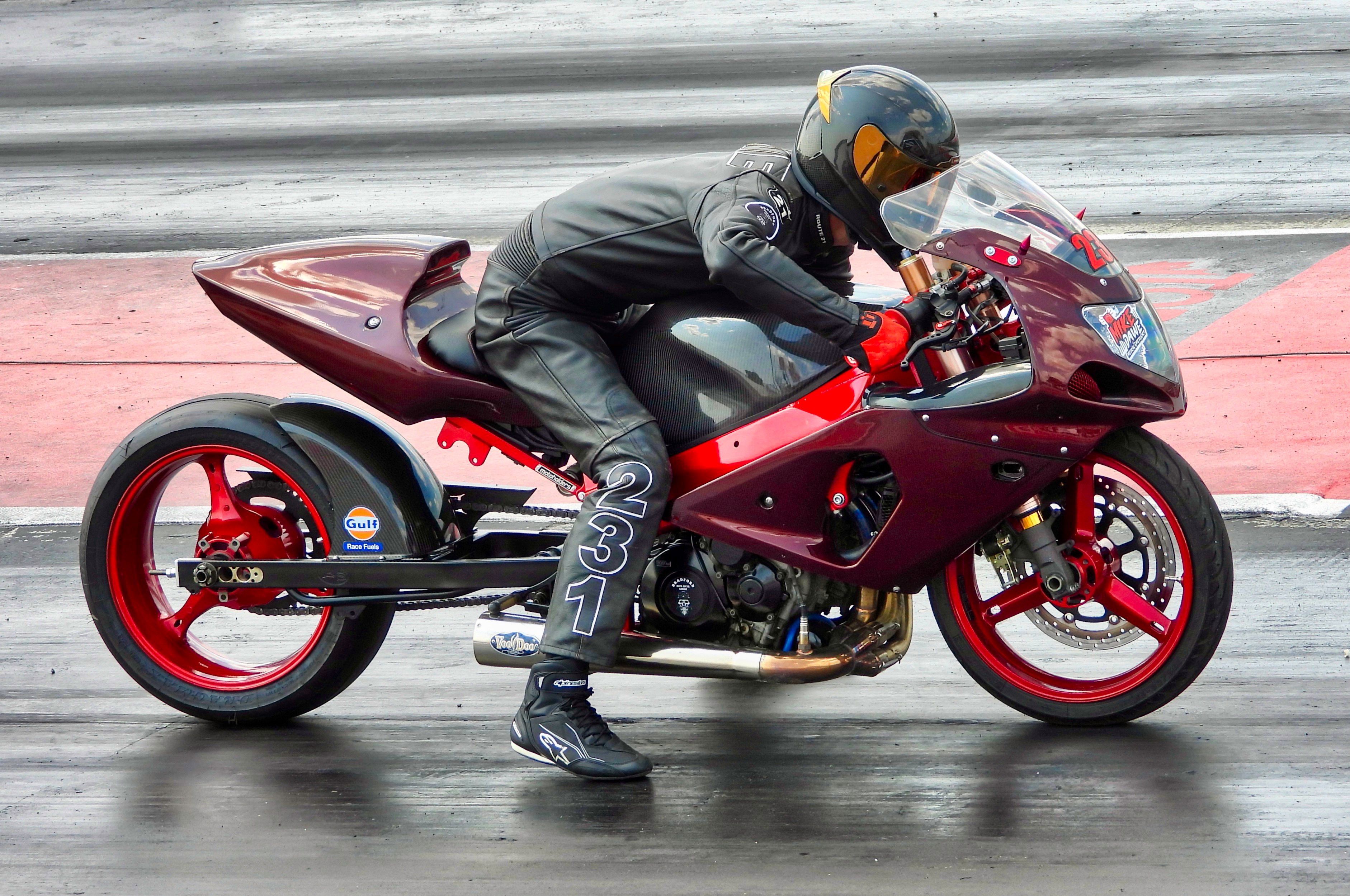 Motorcycle Drag Racing on Track in Cayuga · Free Stock Photo
