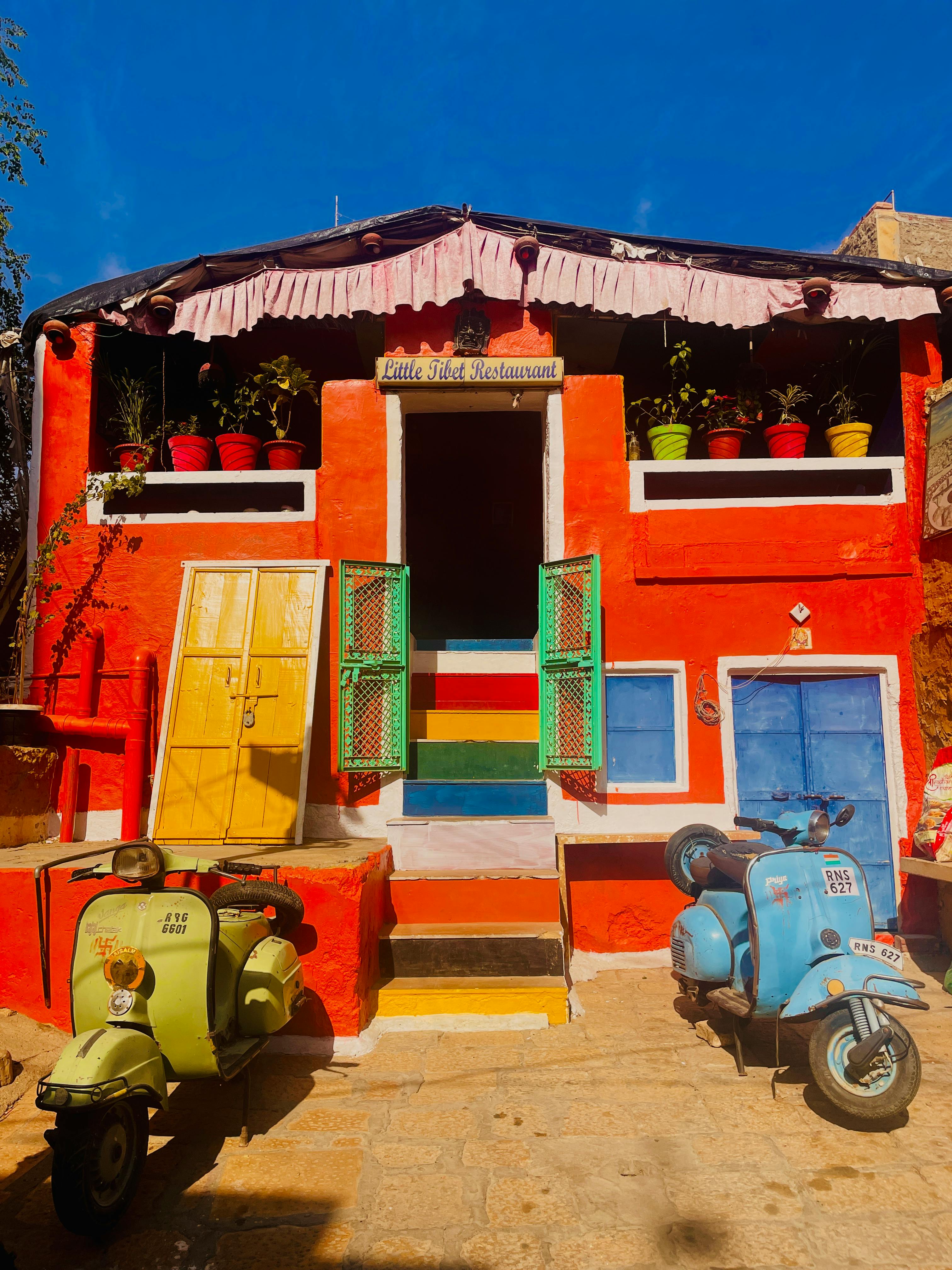 Paseo En Vespa Photos, Download The BEST Free Paseo En Vespa Stock ...