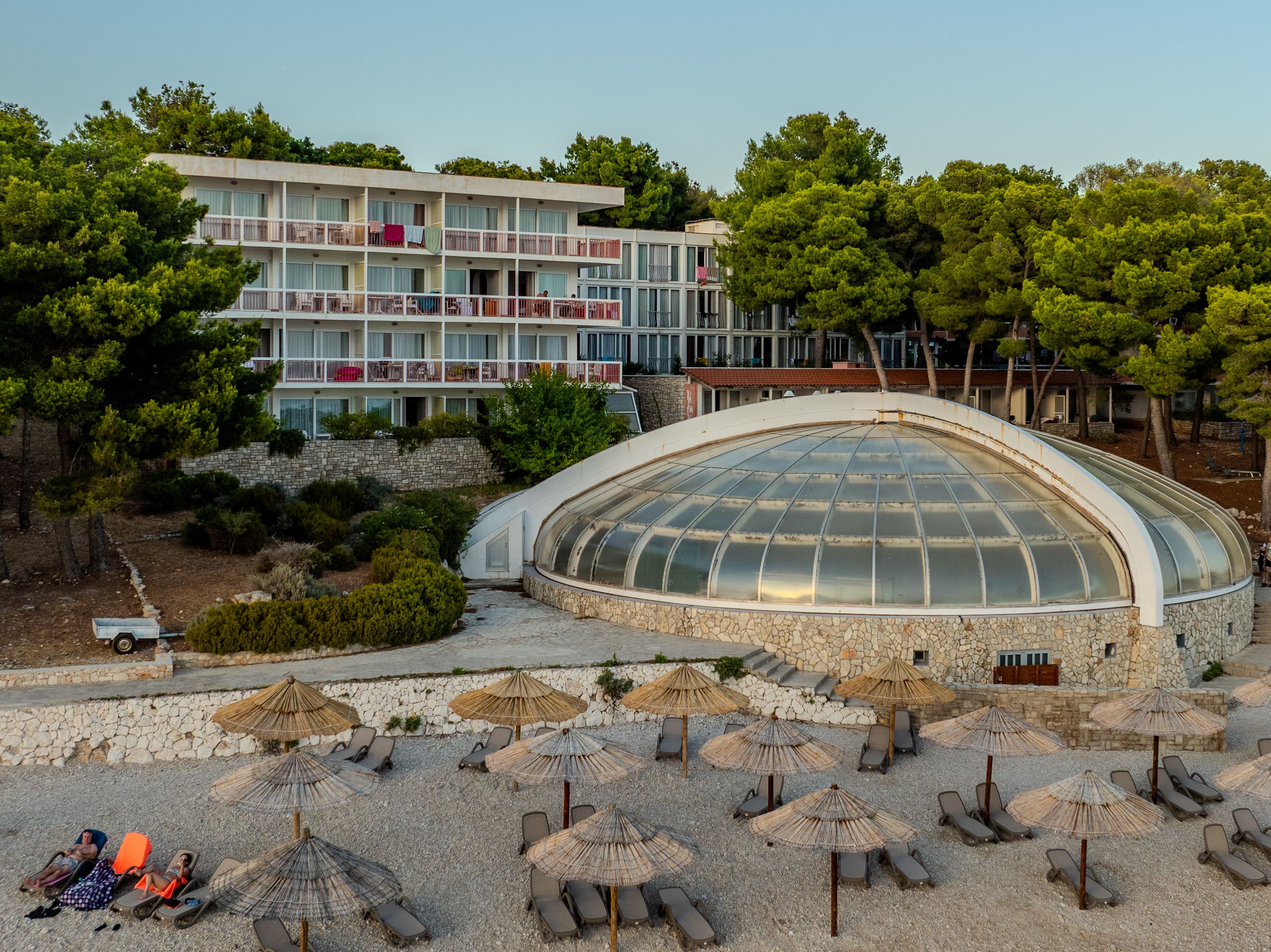 Beach Hotel Photos, Download The BEST Free Beach Hotel Stock Photos ...