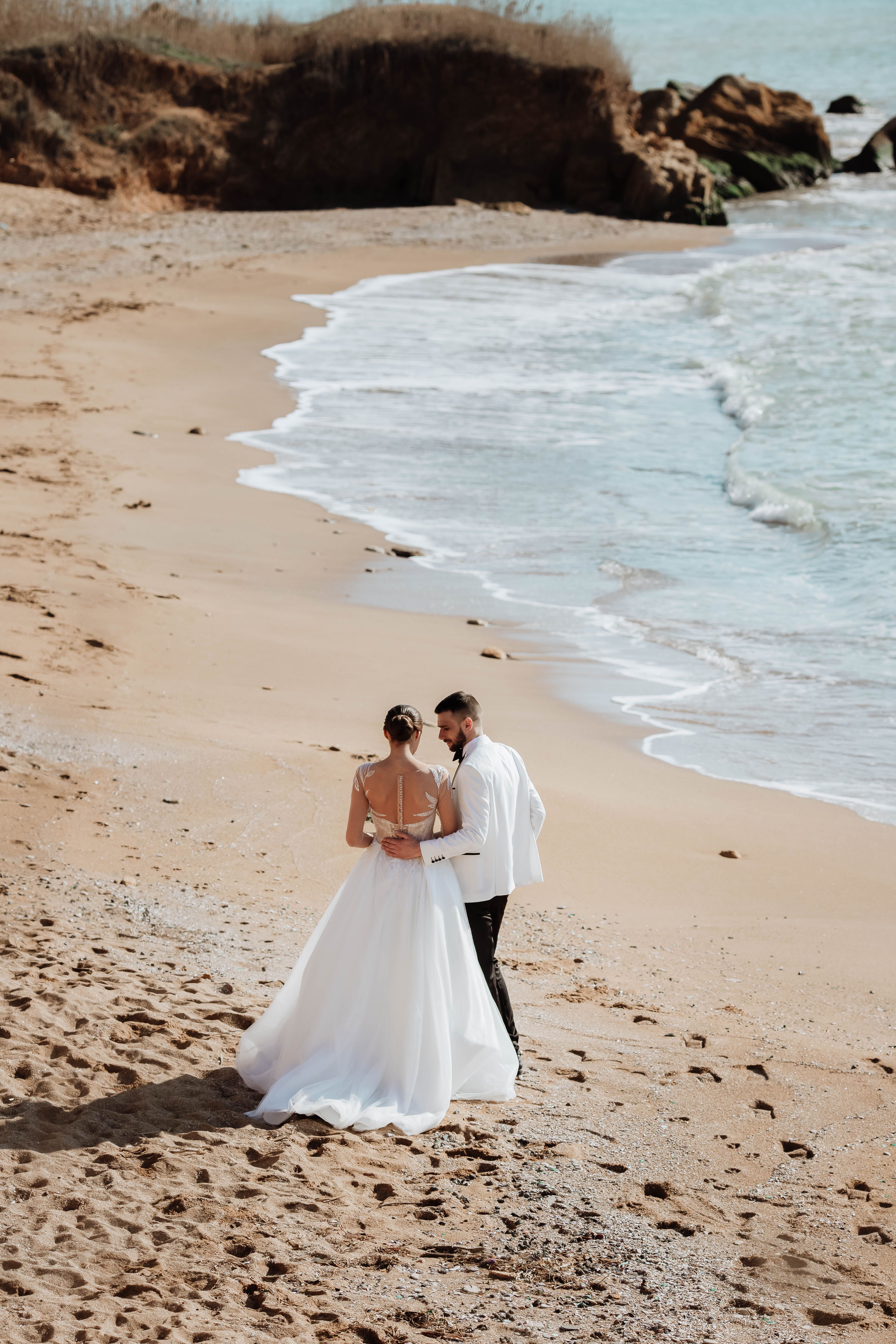 Romantic Beachside Wedding in Spring · Free Stock Photo