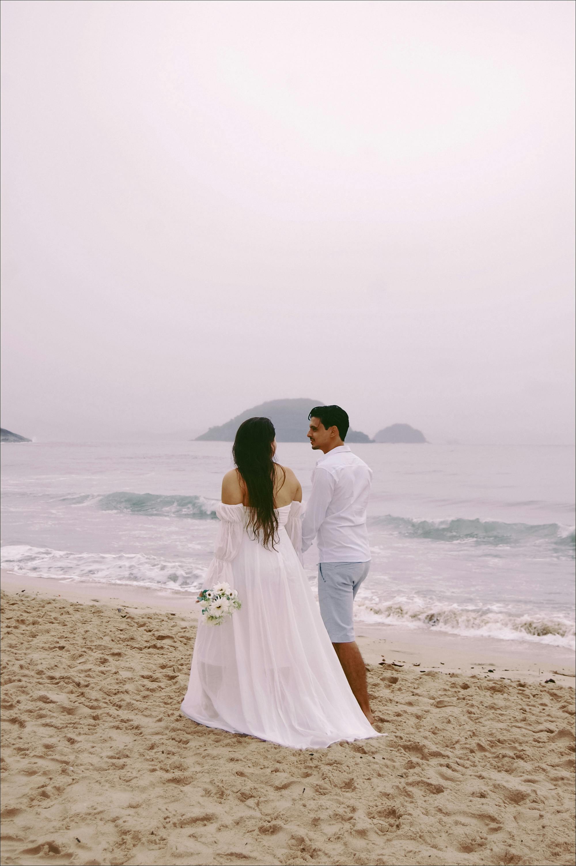 Couple Waveing Photos, Download The BEST Free Couple Waveing Stock ...