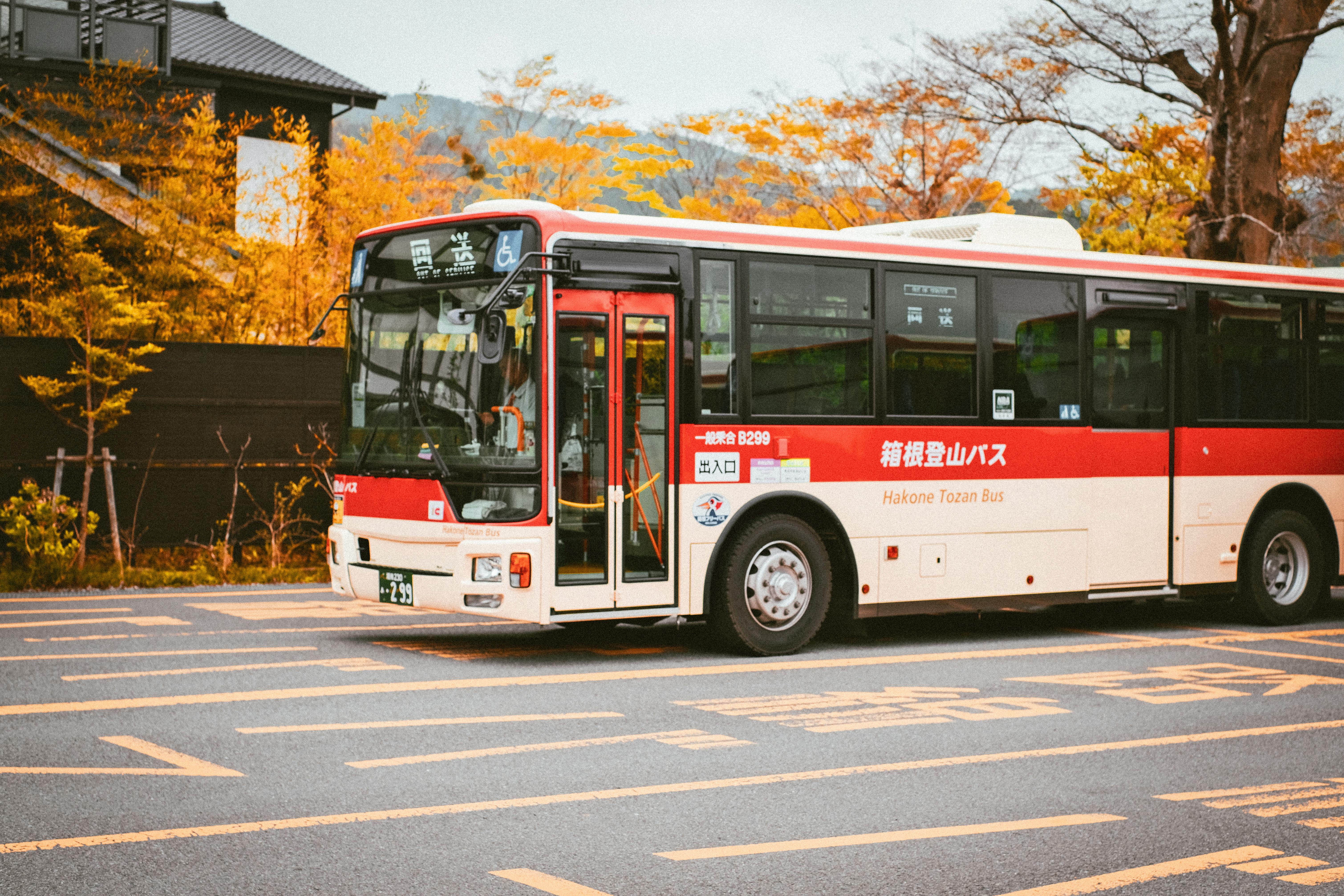 Hakone Tozan Bus in Autumn Landscape · Free Stock Photo
