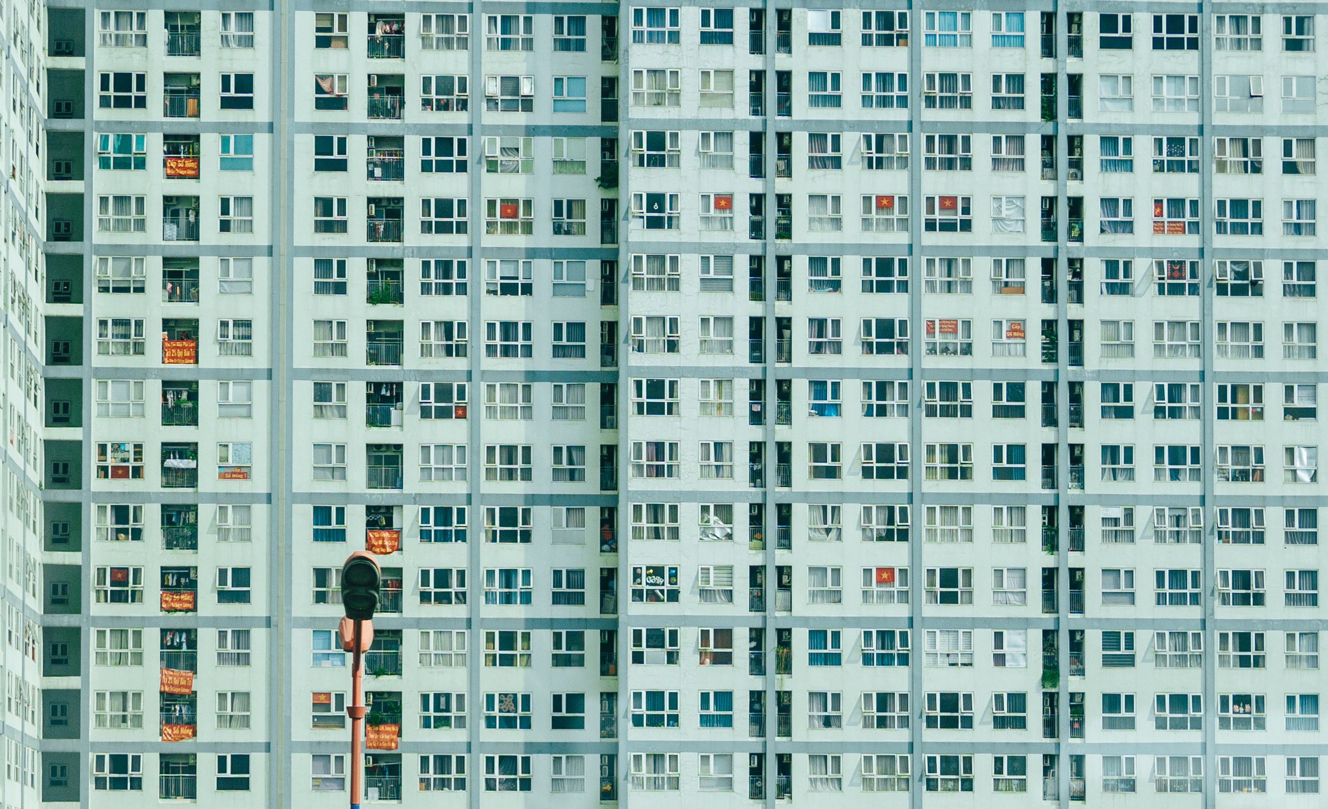 White Concrete Building · Free Stock Photo