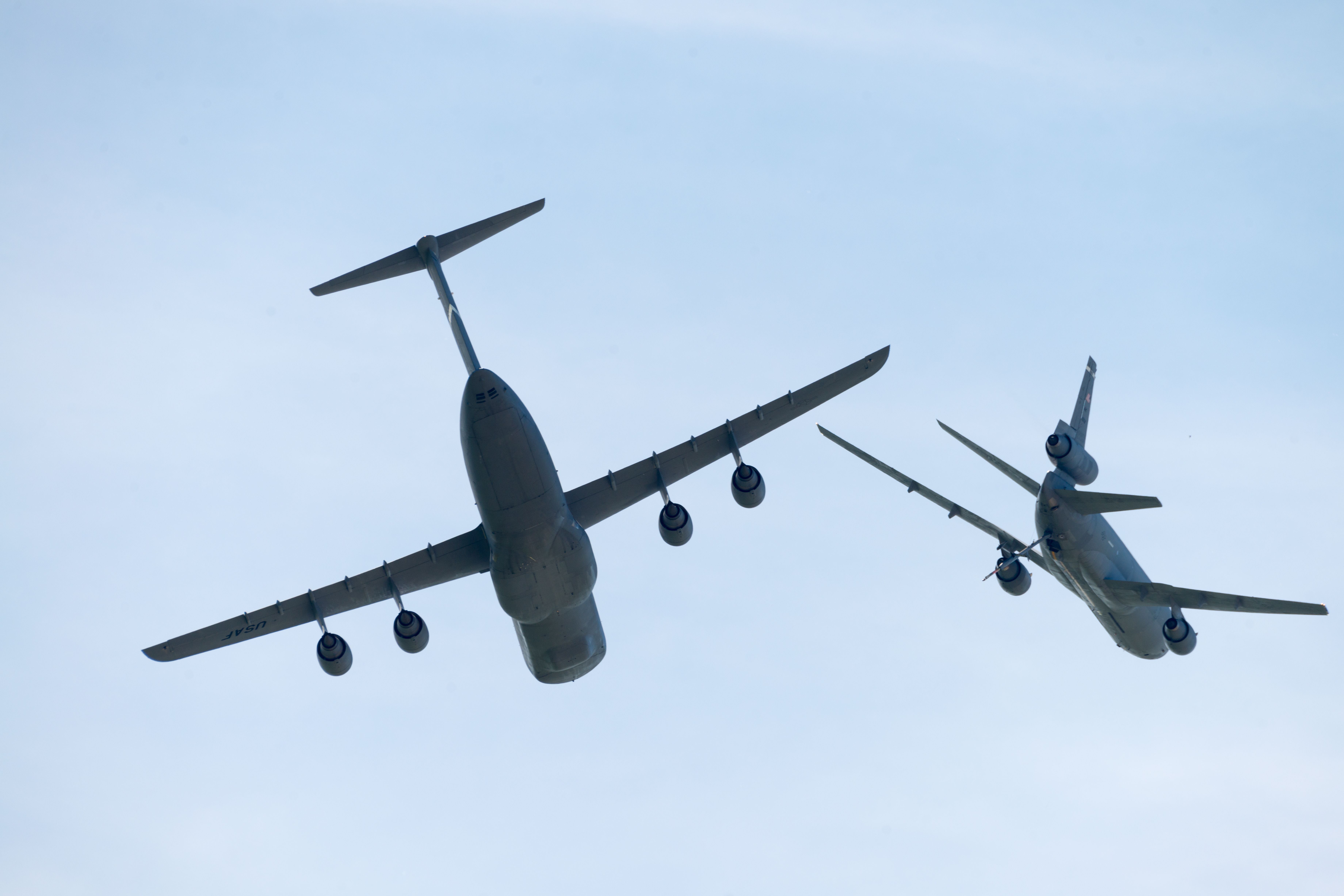 Military Aircraft Flying in Formation at Air Show · Free Stock Photo