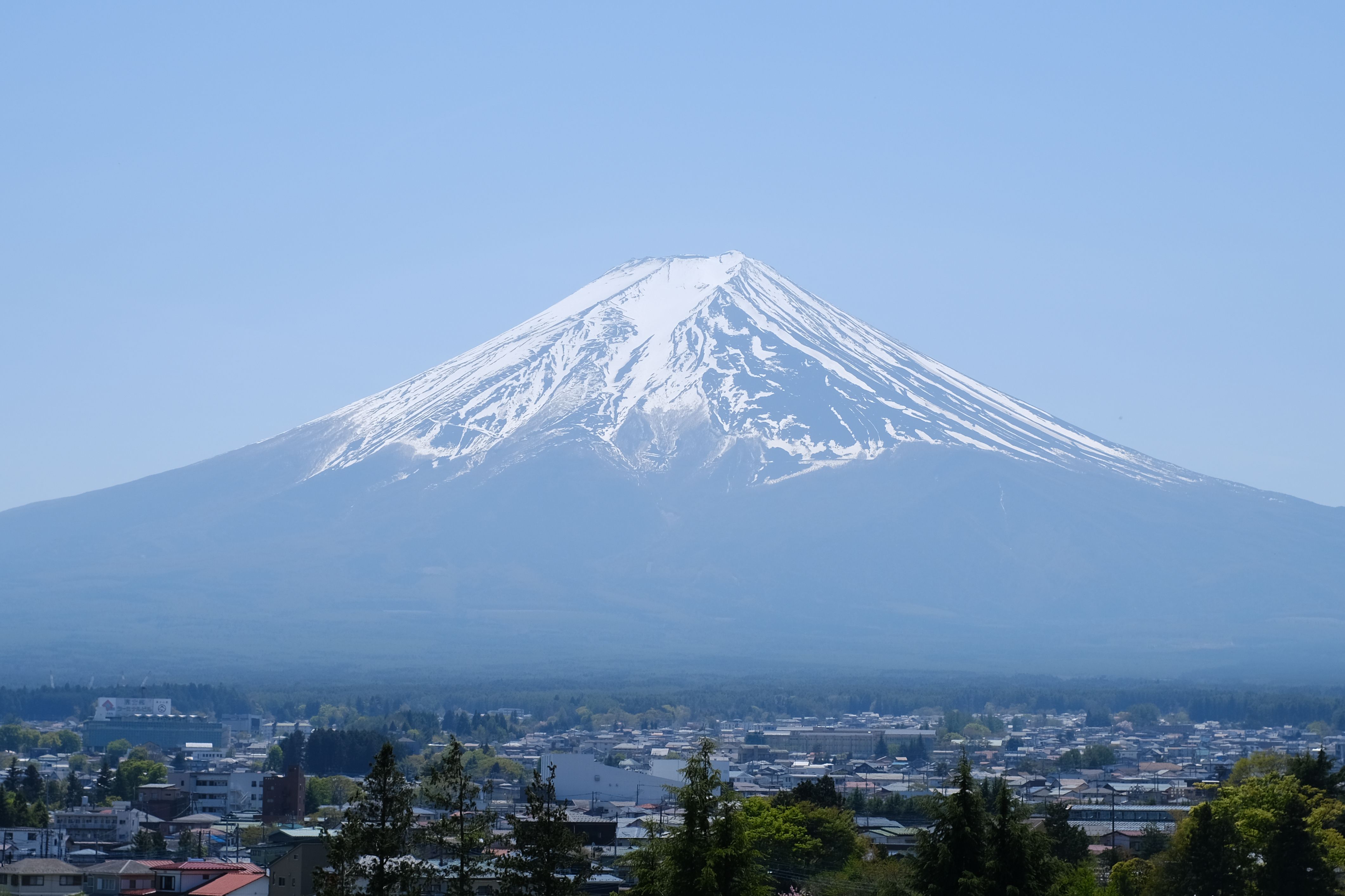 Majestic View of Mount Fuji on a Clear Day · Free Stock Photo