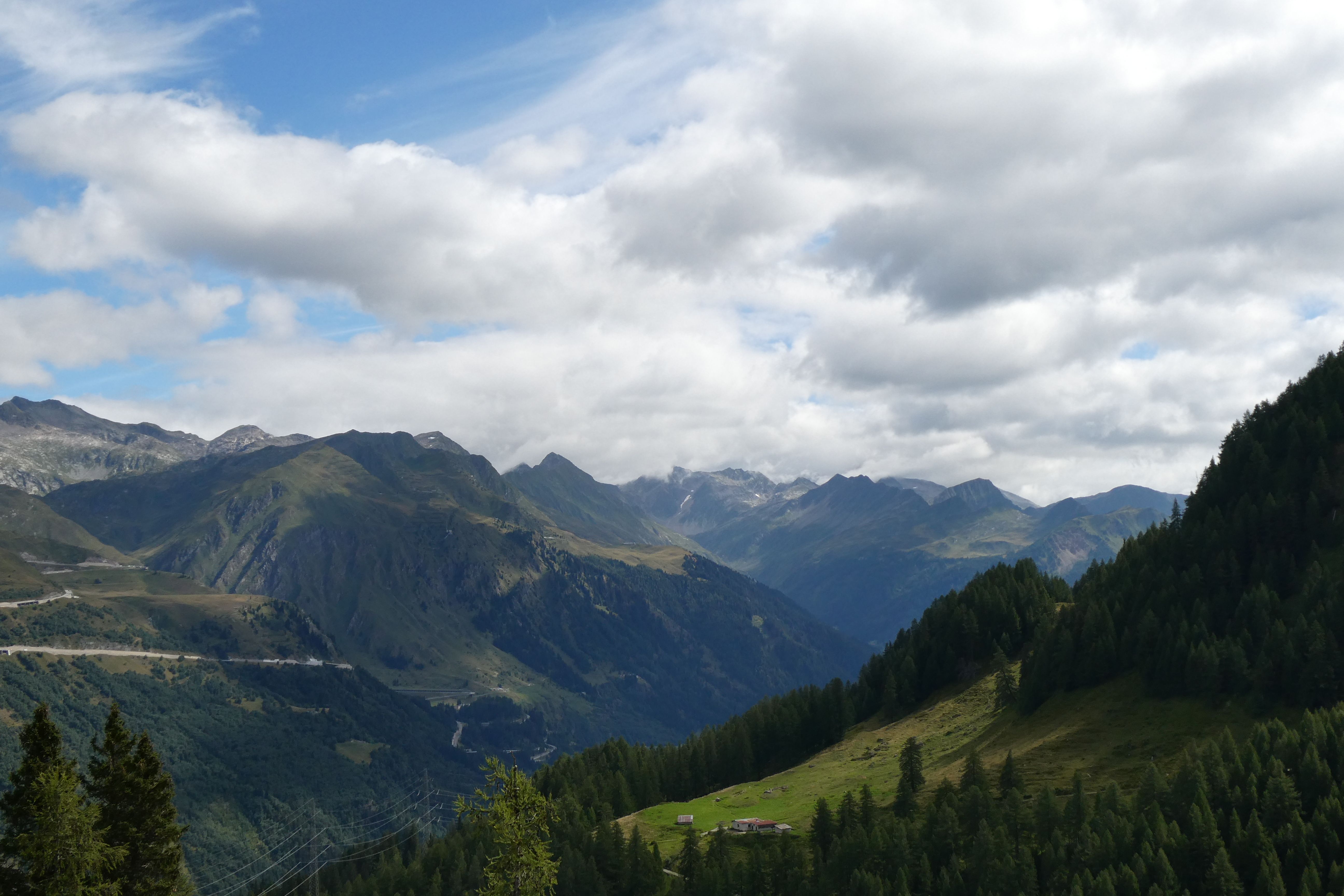 Scenic Mountain View in Swiss Countryside · Free Stock Photo