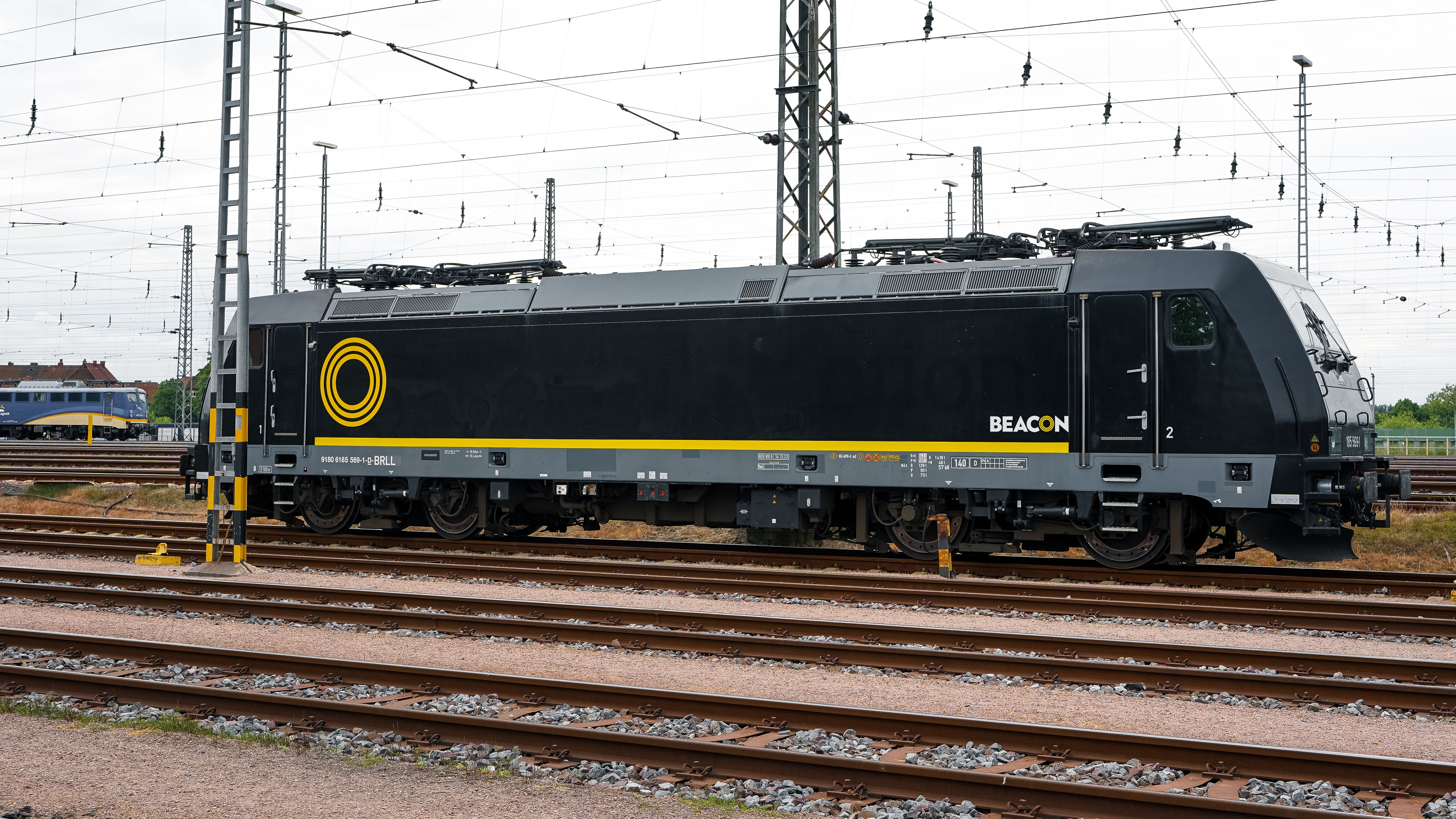 Modern Electric Train on Hamburg Railway Tracks · Free Stock Photo