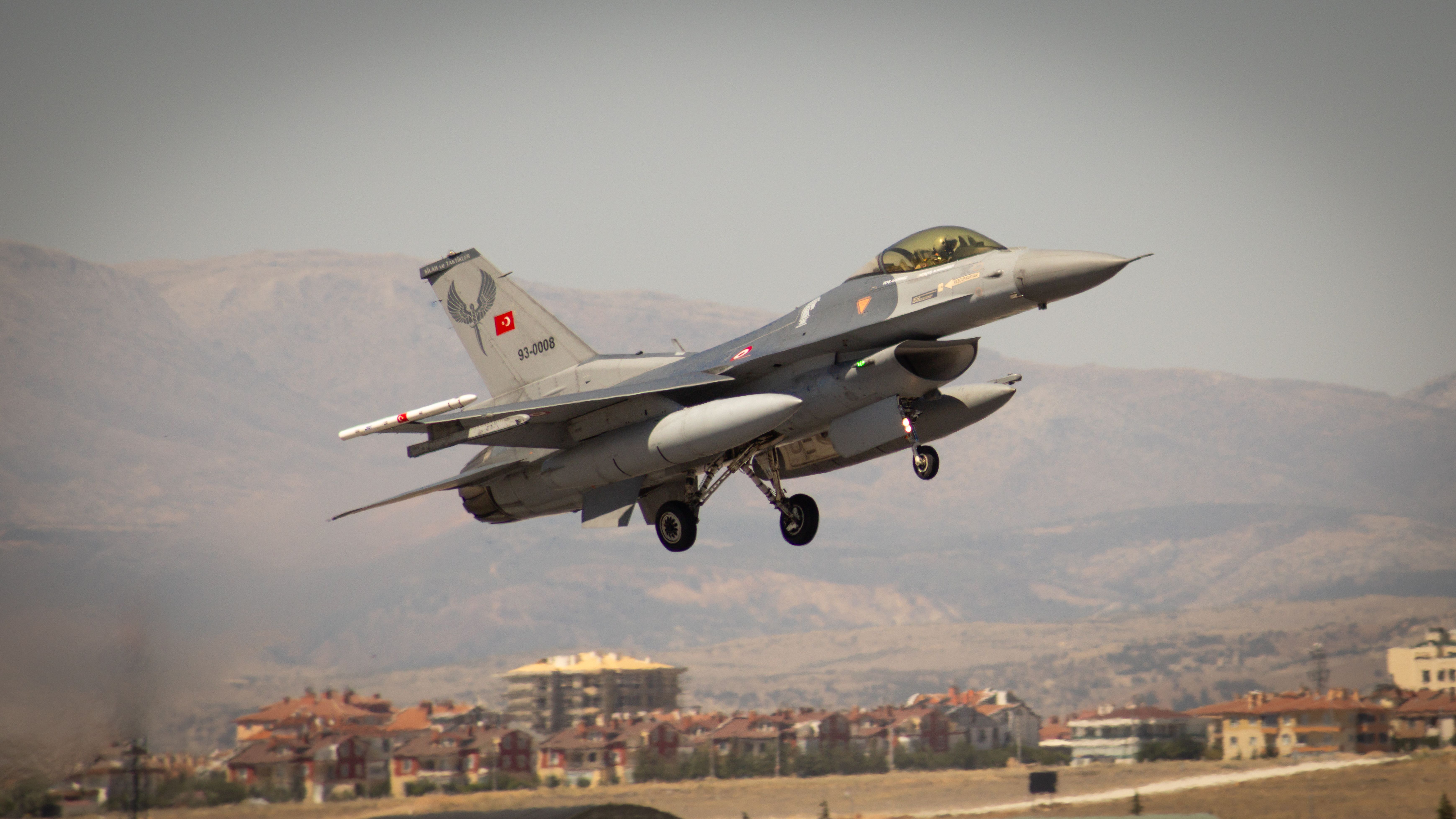 Turkish Military Jet Taking Off in Konya · Free Stock Photo