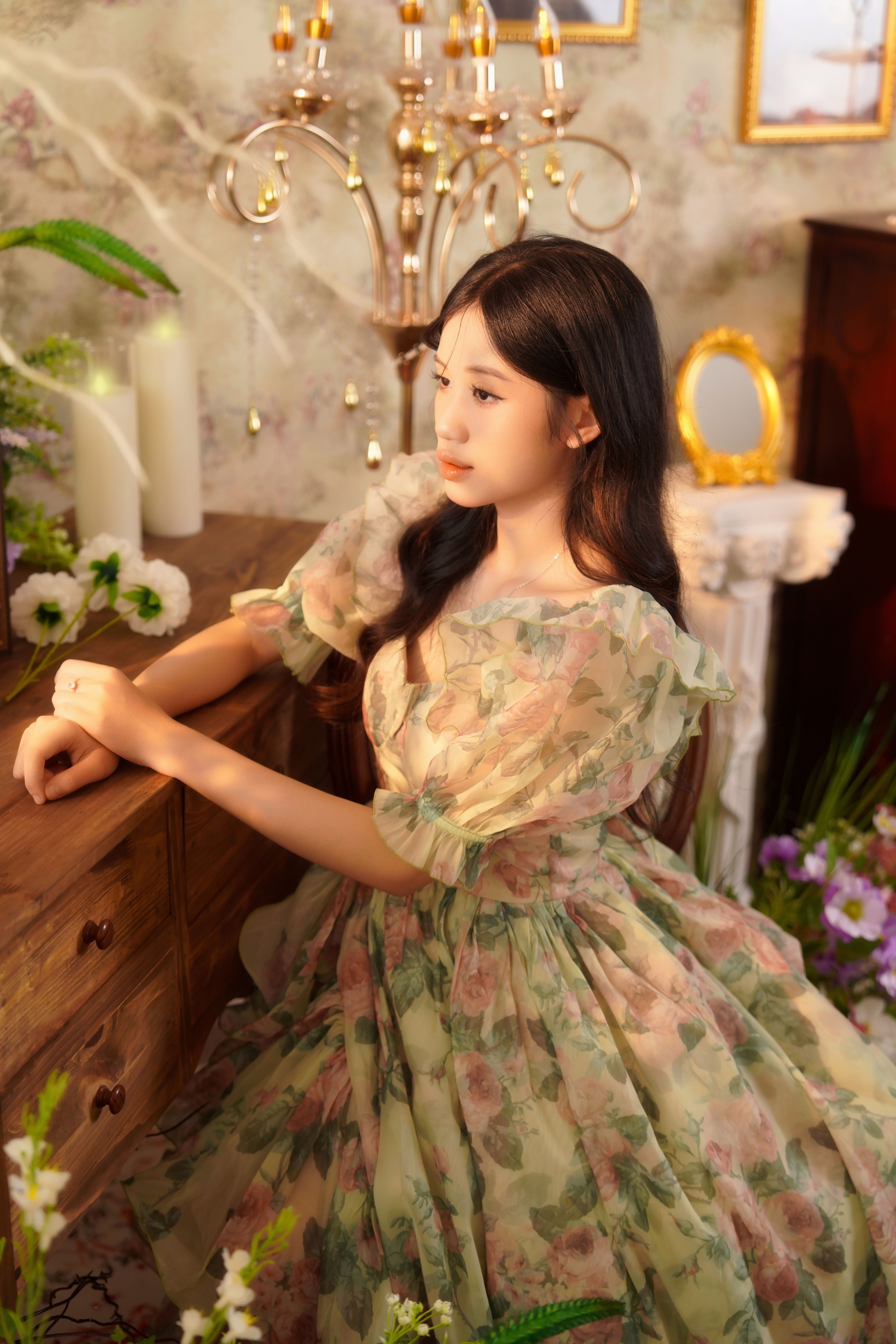 Lady Sitting Photos, Download The BEST Free Lady Sitting Stock Photos ...