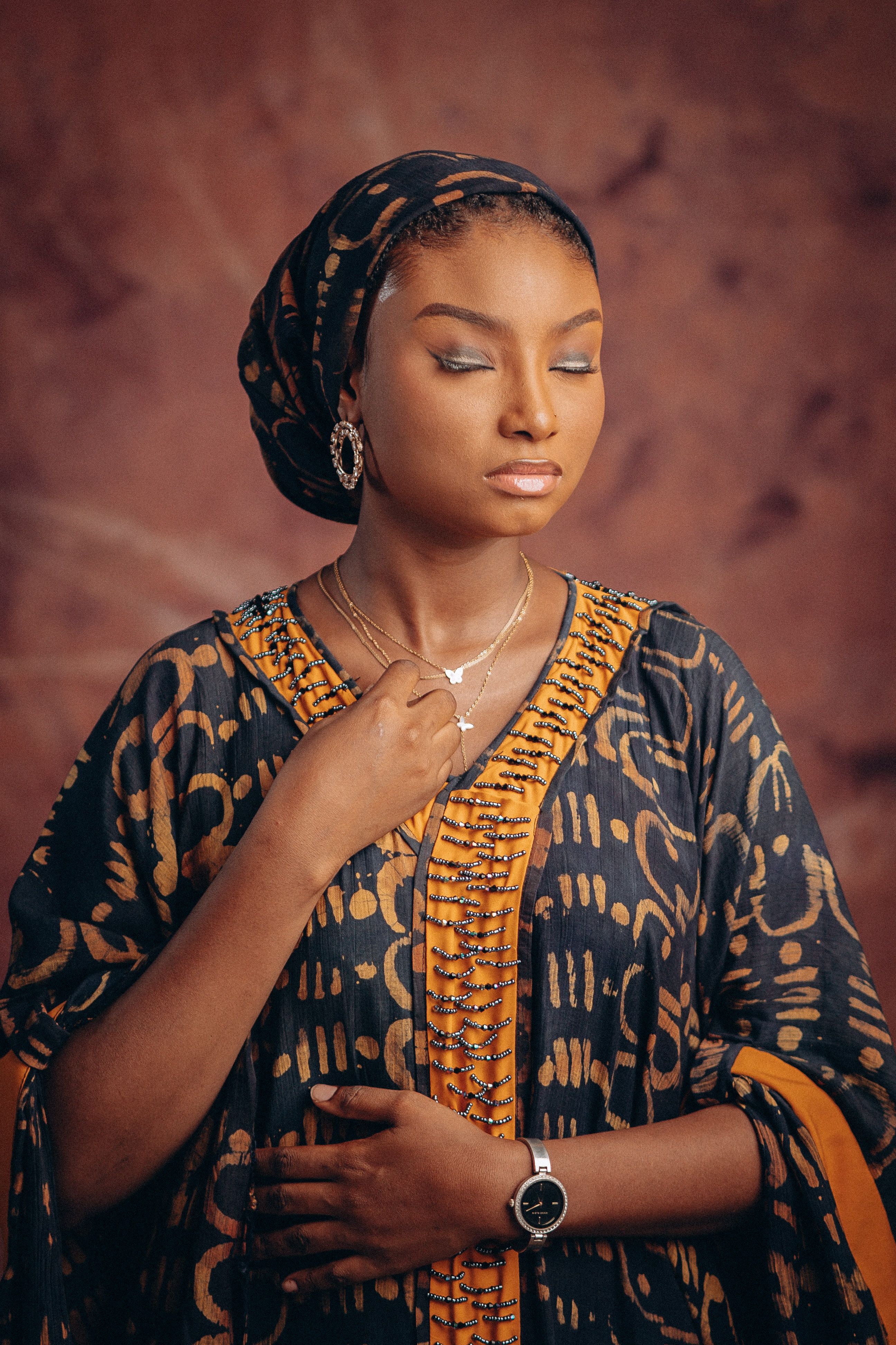 Elegant Woman in Traditional African Attire · Free Stock Photo