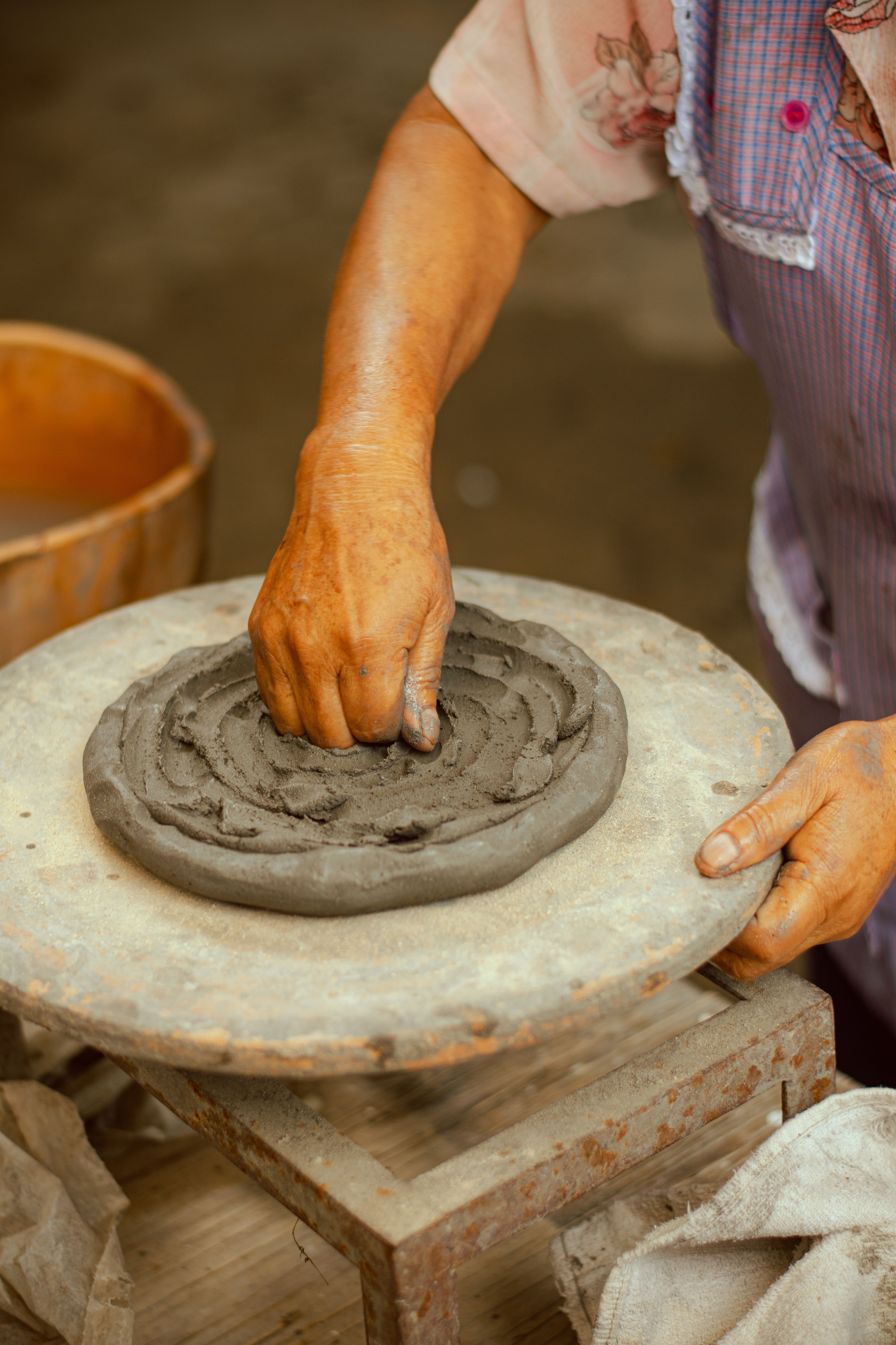Person Molding Brown Clay · Free Stock Photo