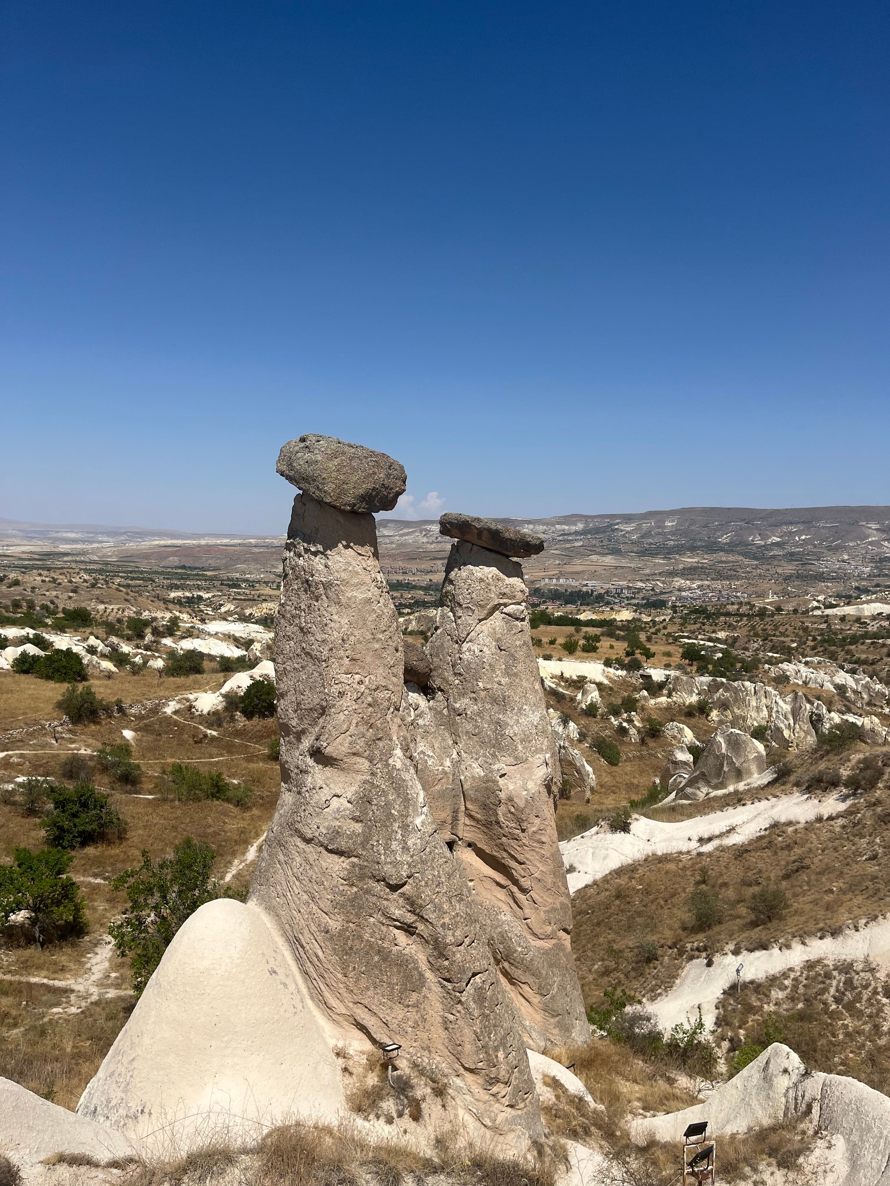 Stunning Fairy Chimneys in Cappadocia, Turkey · Free Stock Photo