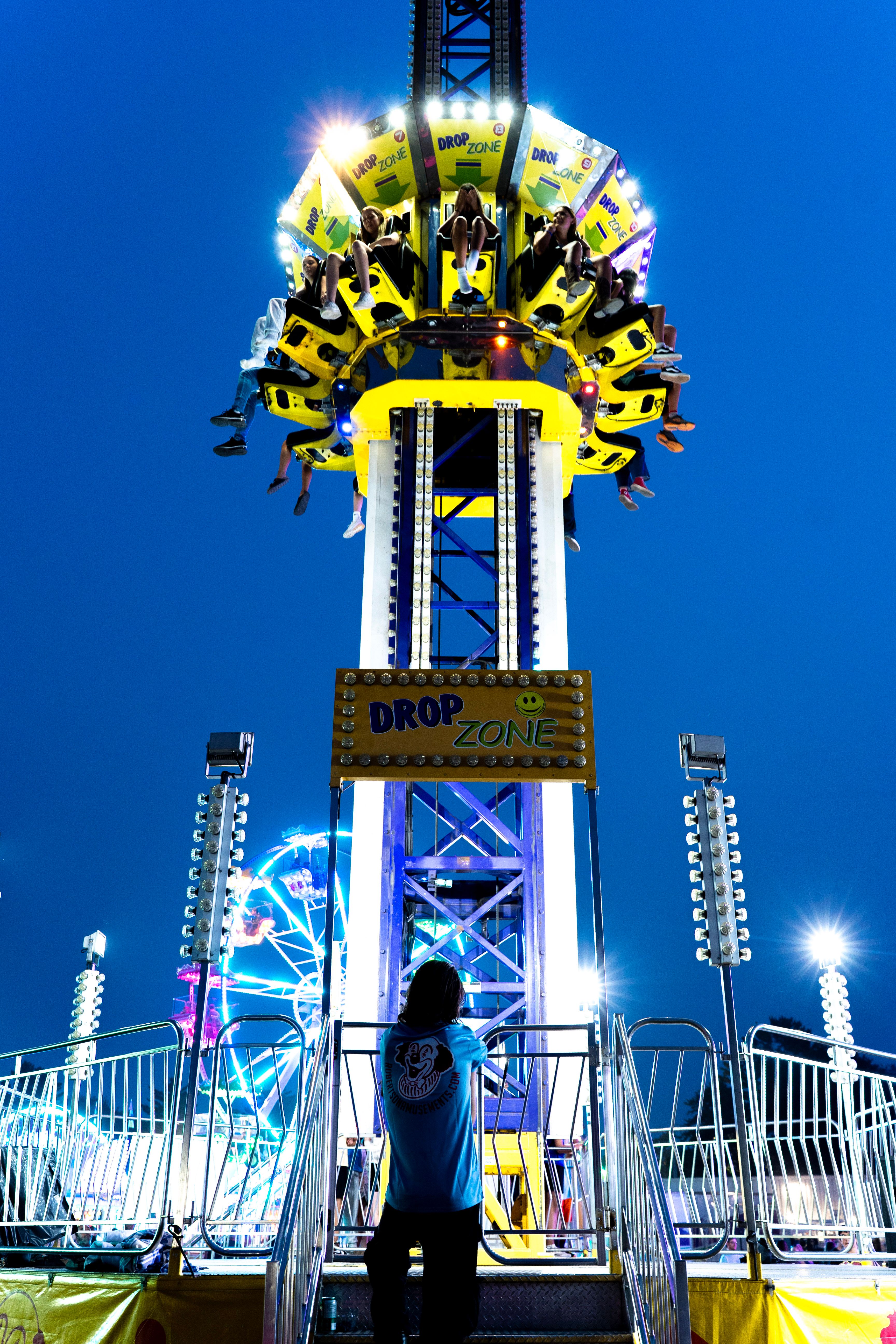 Exciting Night at Ottawa Fairground Ride · Free Stock Photo