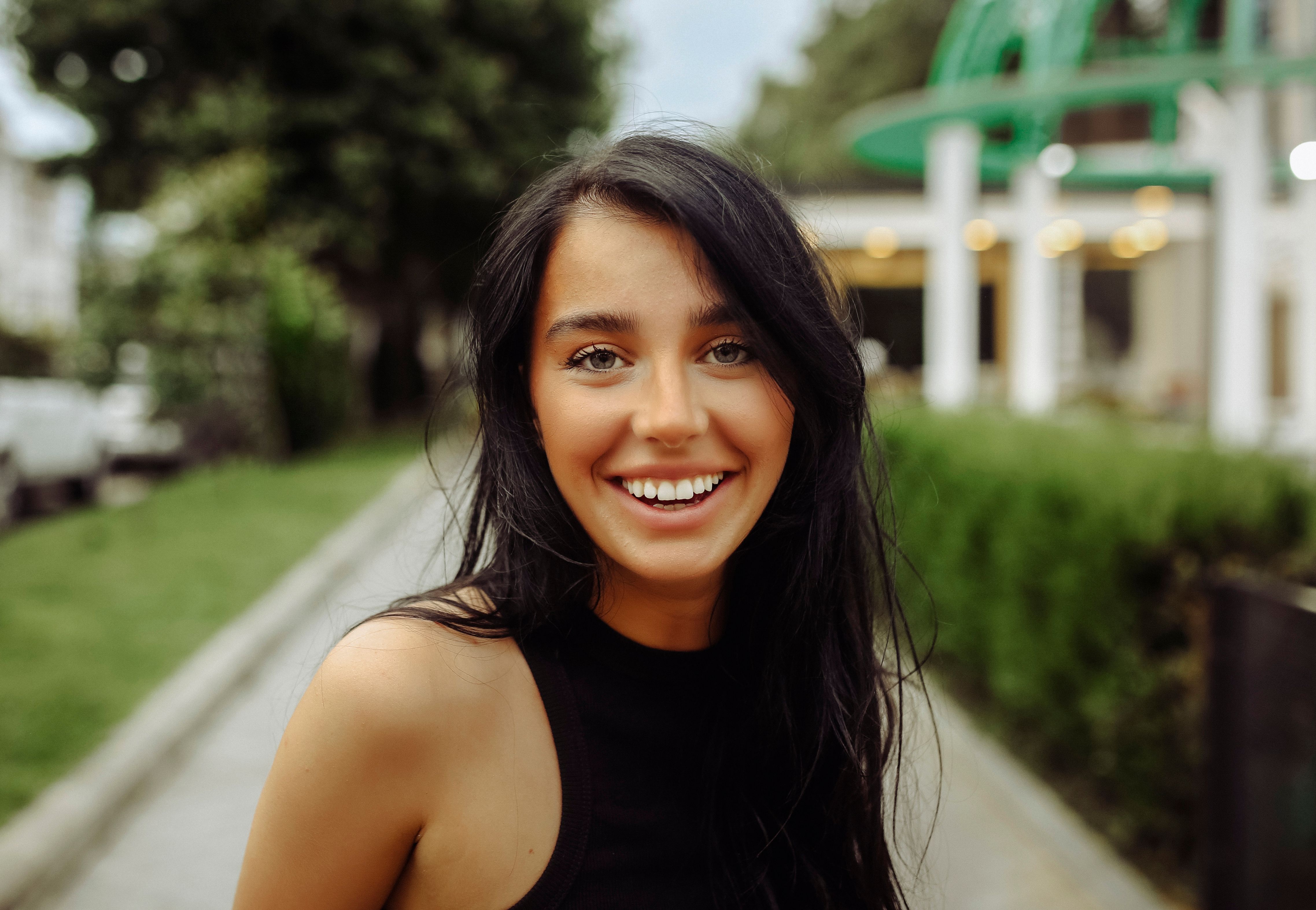 Young Woman Smiling Photos, Download The BEST Free Young Woman Smiling ...