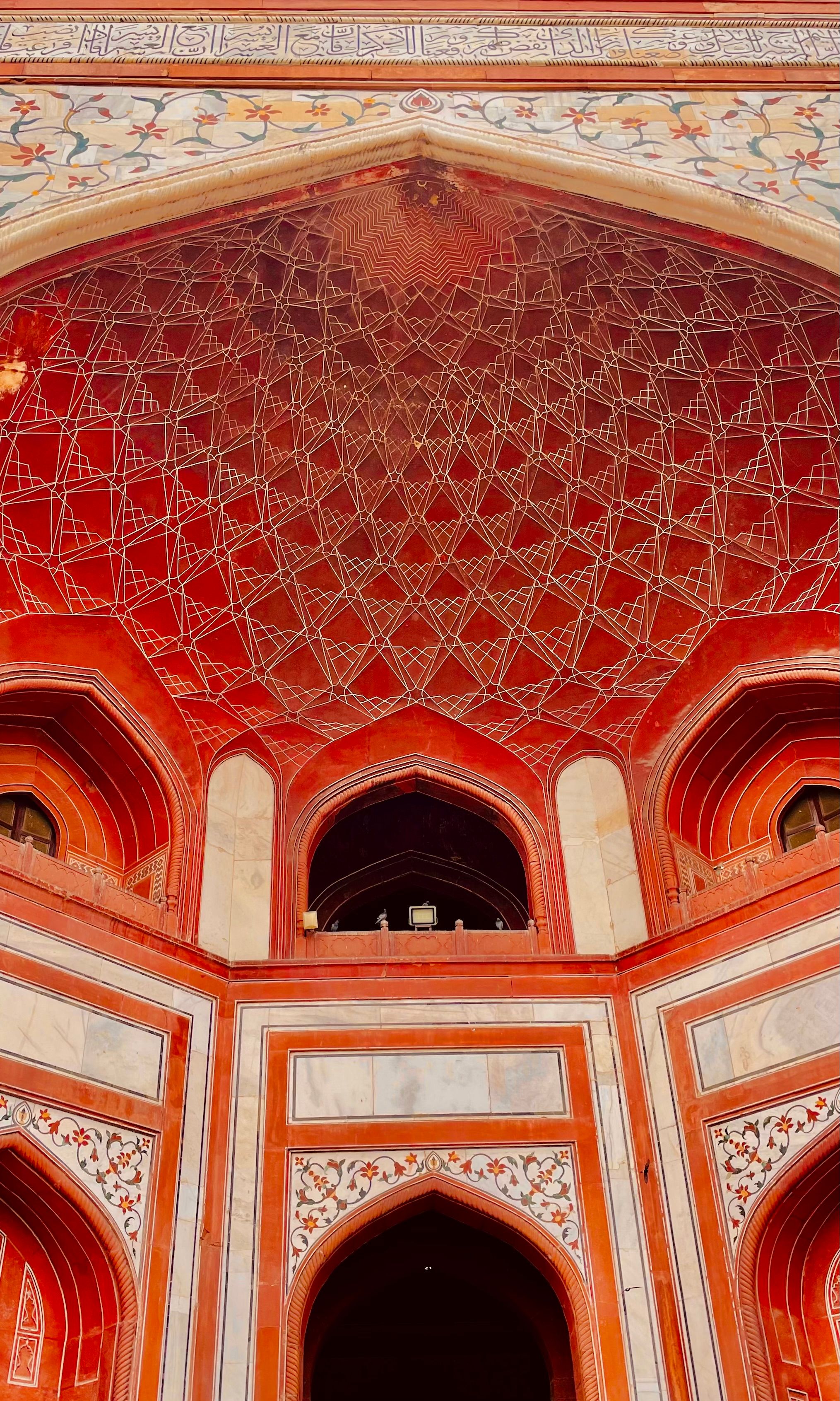 Intricate Ceiling Design in Taj Mahal Mosque, Agra · Free Stock Photo