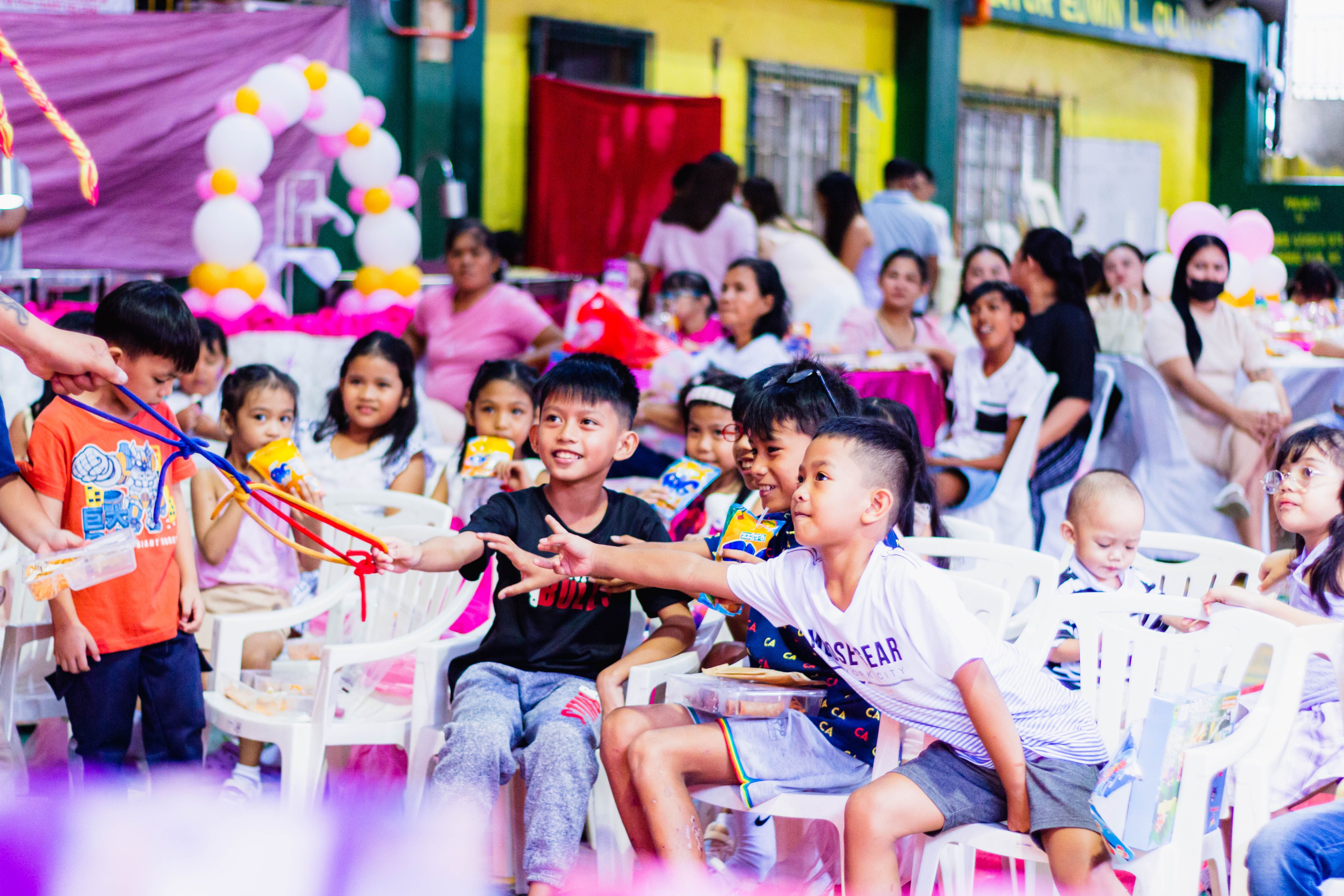 Tiệc Vui Nhộn Dành Cho Trẻ Em Với Các Trò Chơi Trong Nhà · Ảnh có sẵn ...