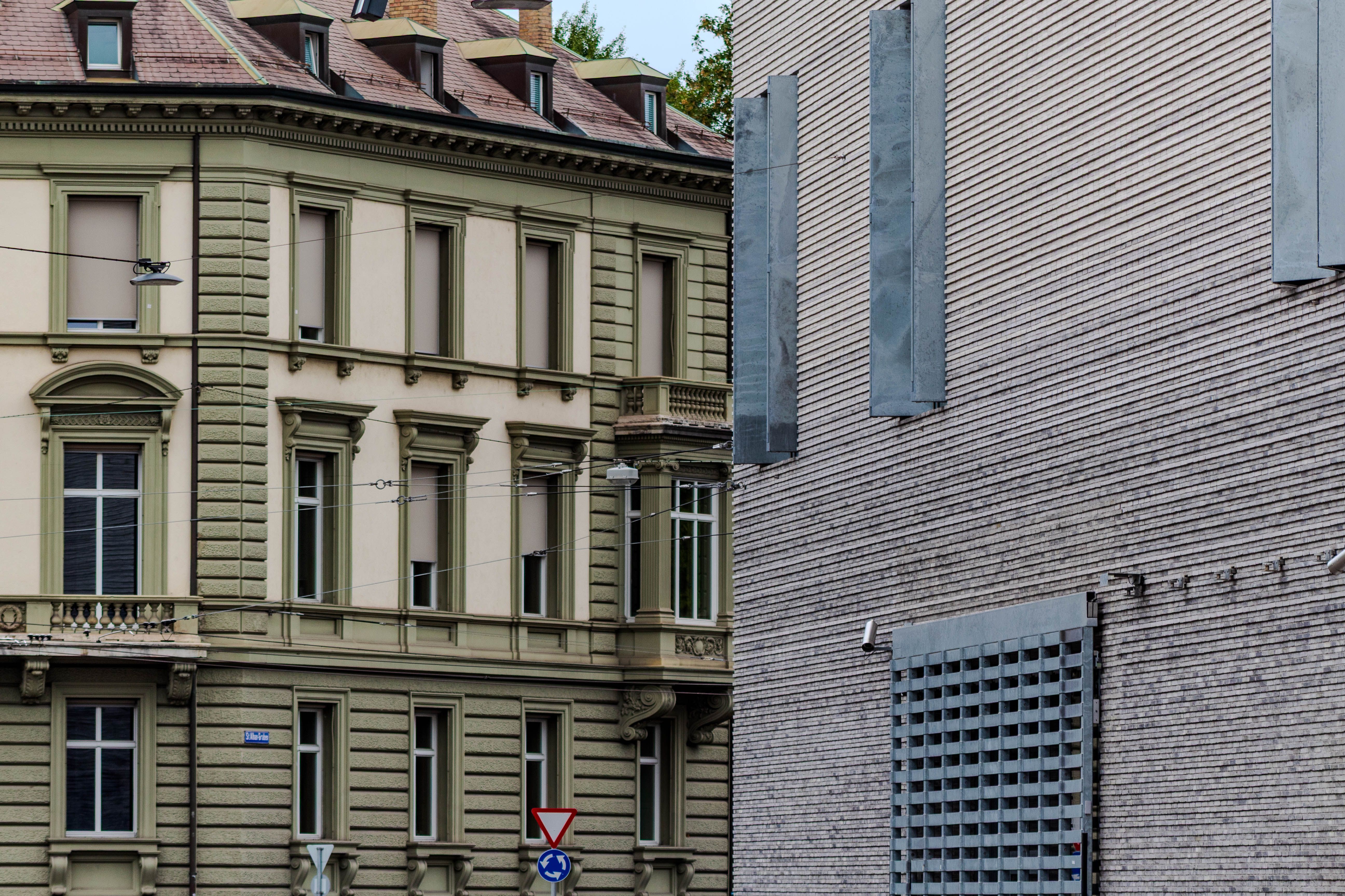 Contrast Between Classic and Modern Architecture · Free Stock Photo