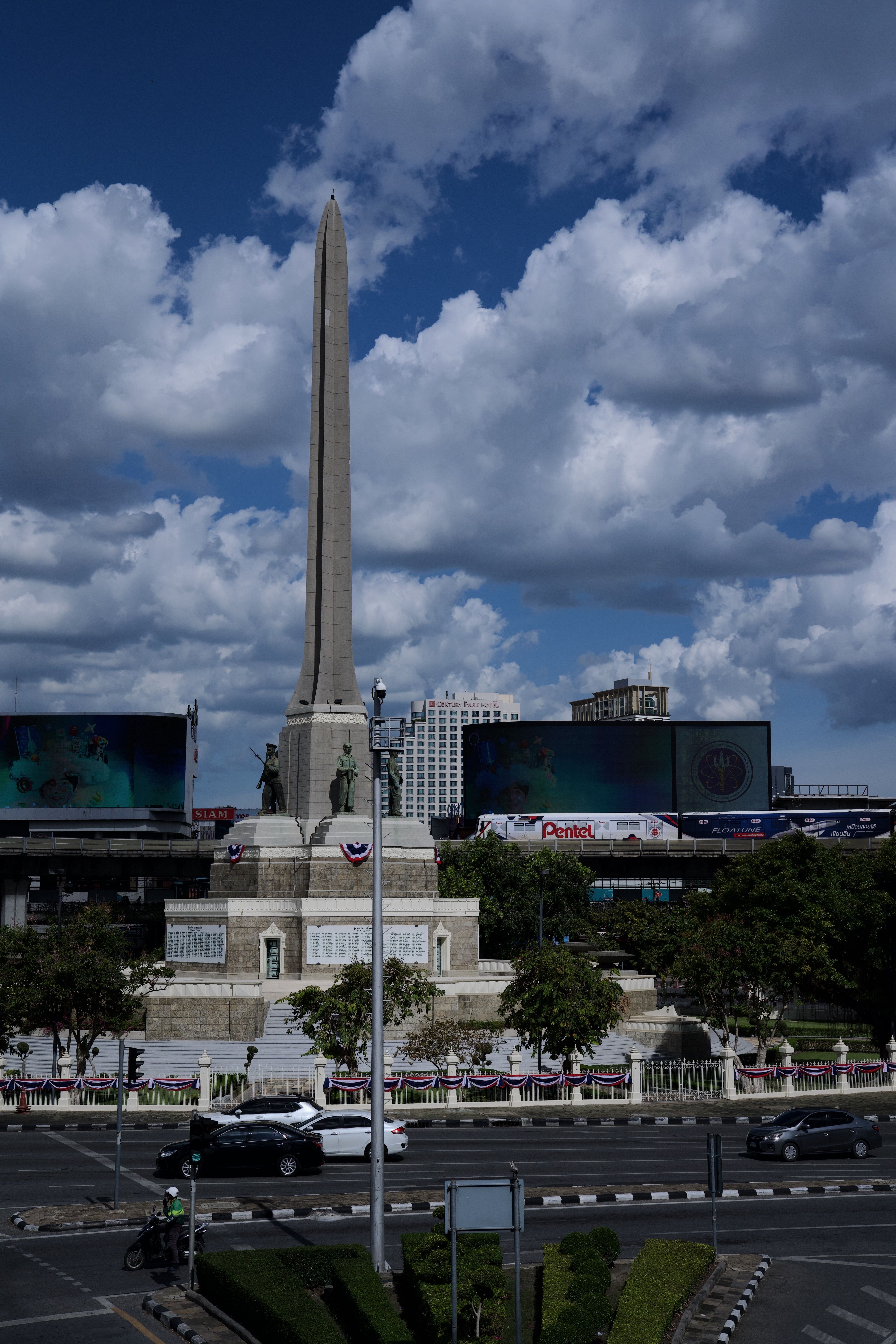 Quezon City Memorial Circle Monument in Manila · Free Stock Photo