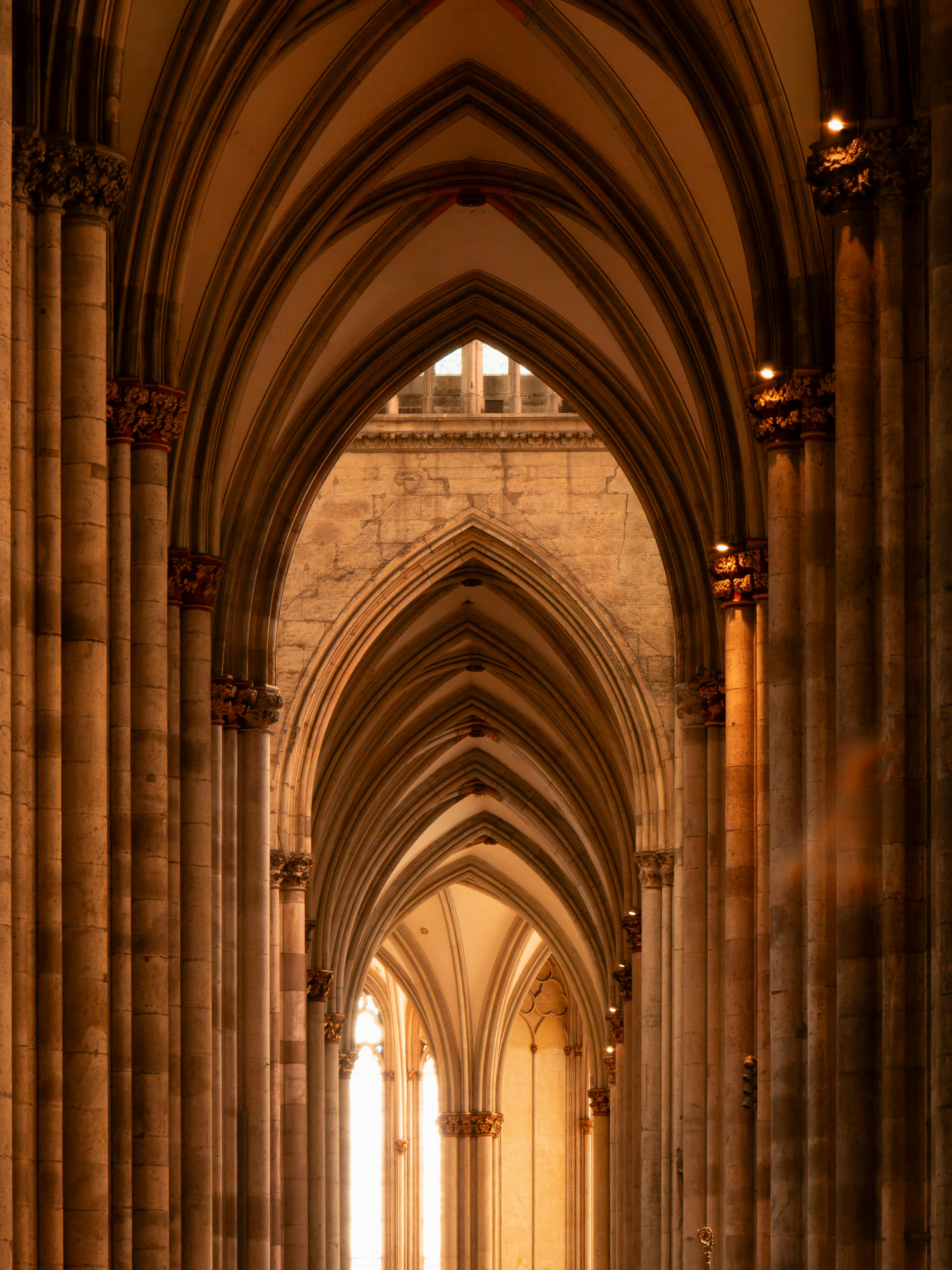 Gothic Arches in Cologne Cathedral Interior · Free Stock Photo