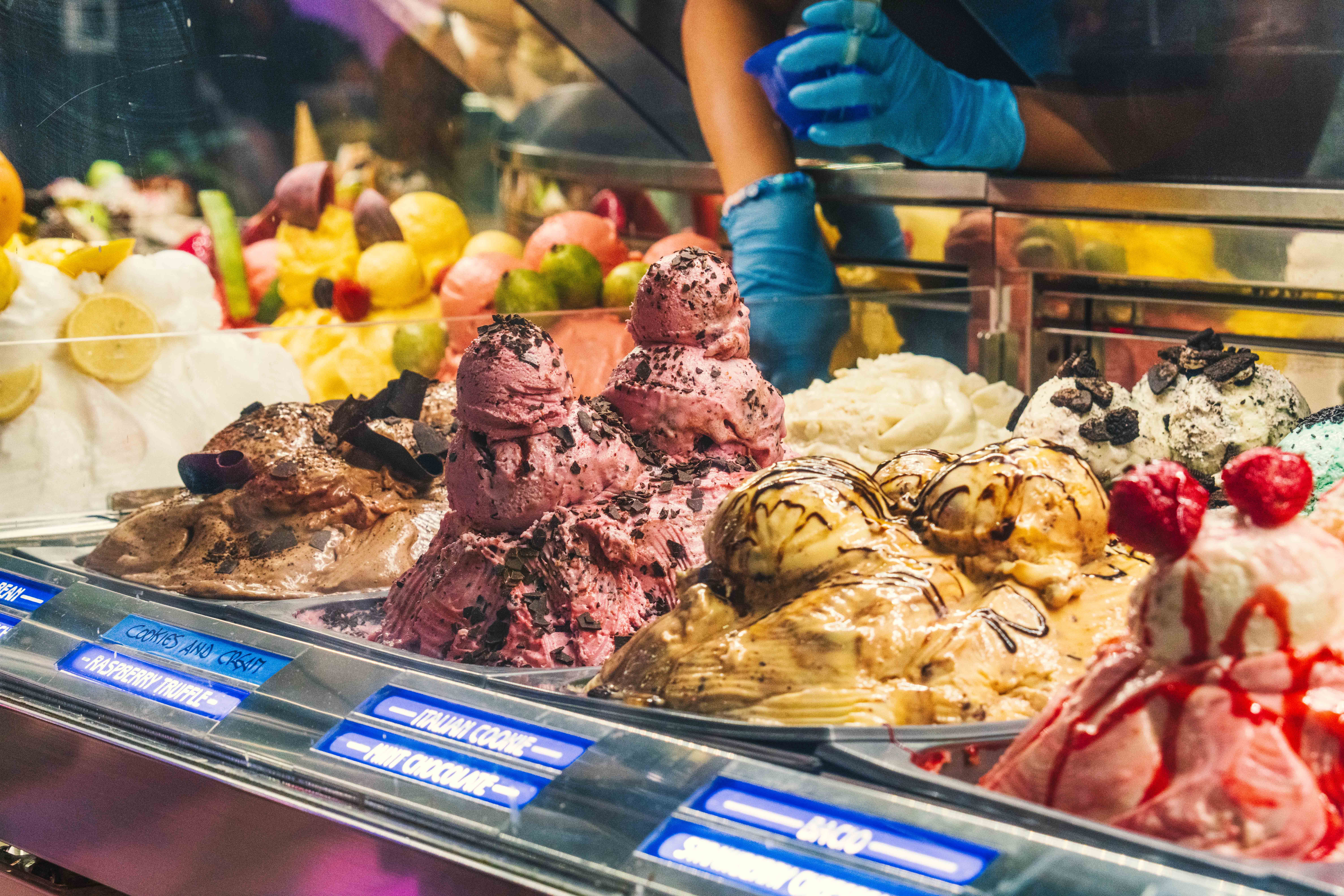 Colorful Gelato Display in Las Vegas Shop · Free Stock Photo