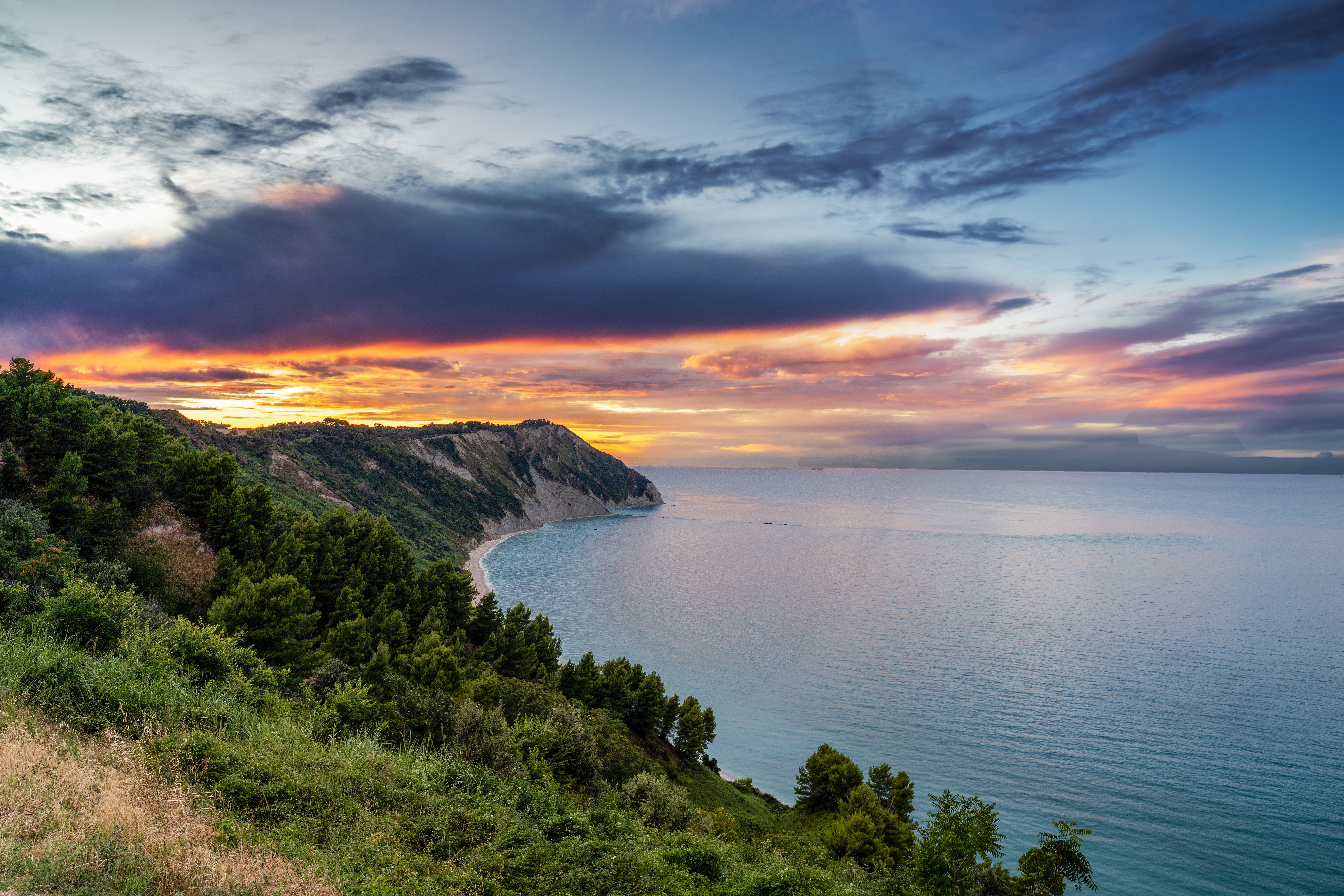 Breathtaking Sunset Over Trave, Italy Coastline · Free Stock Photo