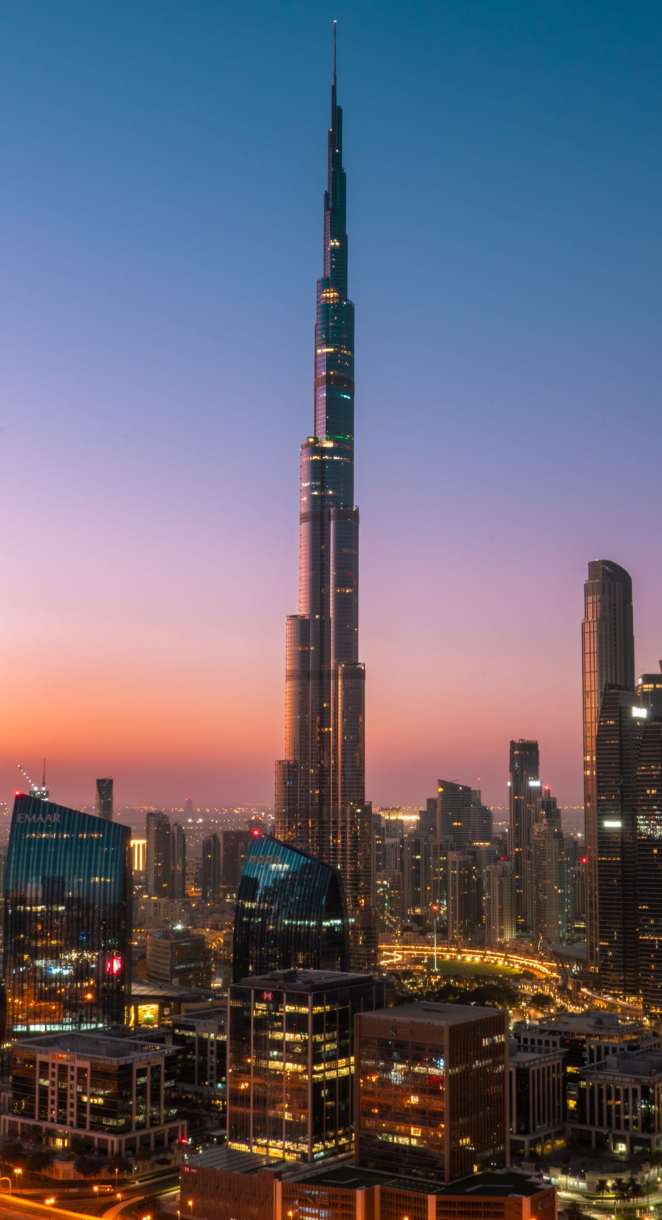 Stunning Dubai Skyline at Sunrise Featuring Burj Khalifa · Free Stock Photo