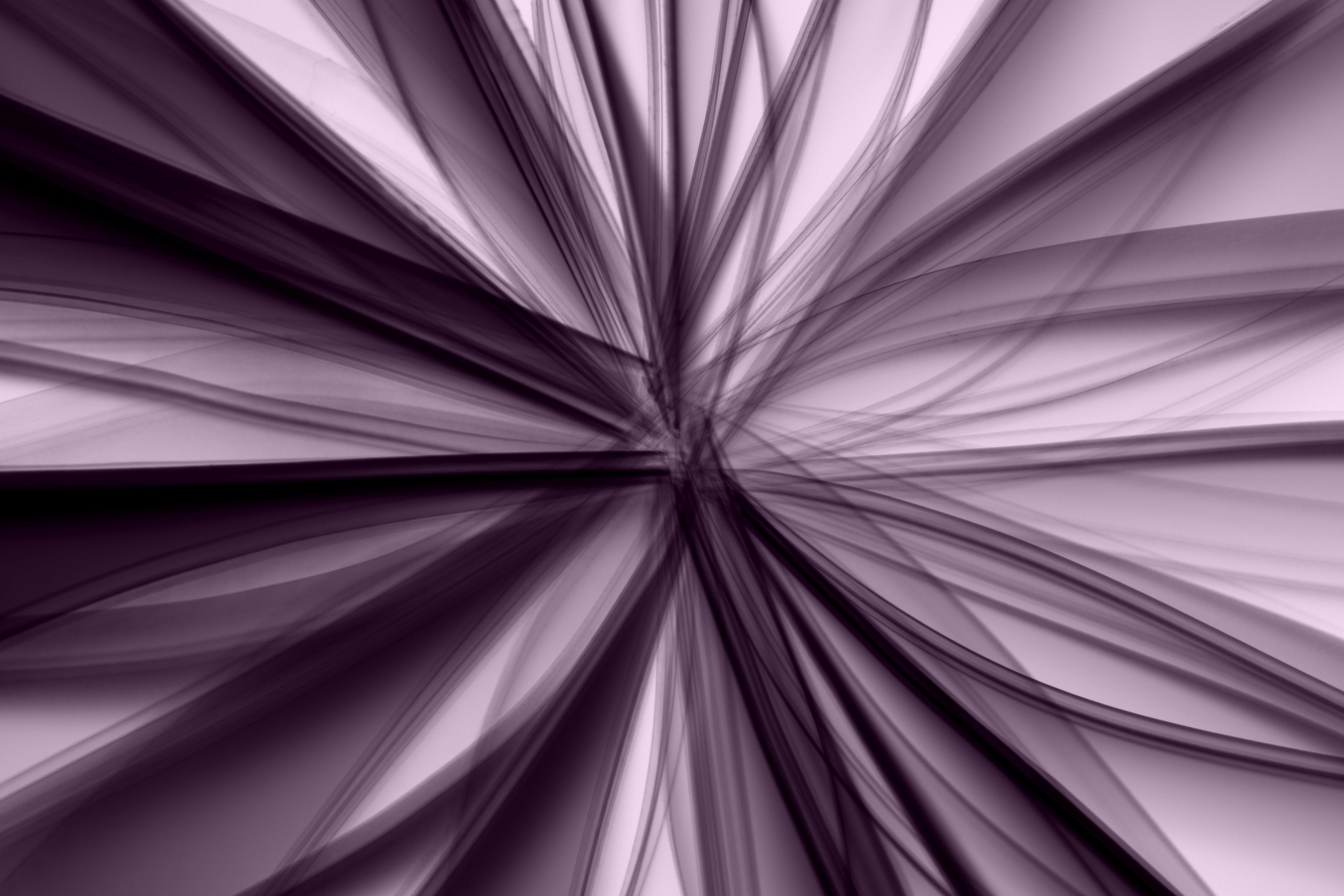 Diseño Abstracto Dinámico En Tonos Morados · Foto de stock gratuita