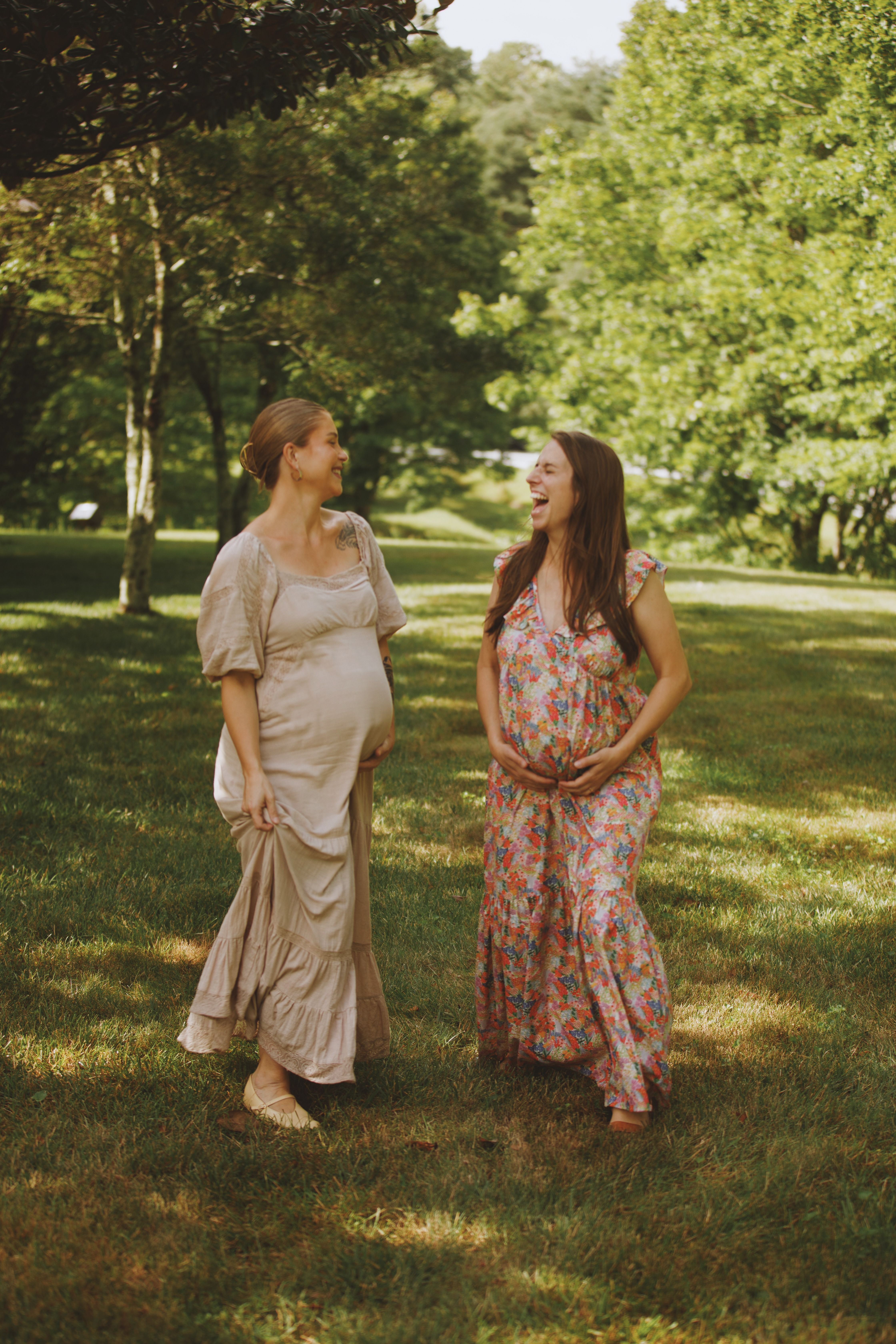 Joyful Outdoor Maternity Session in Asheville · Free Stock Photo