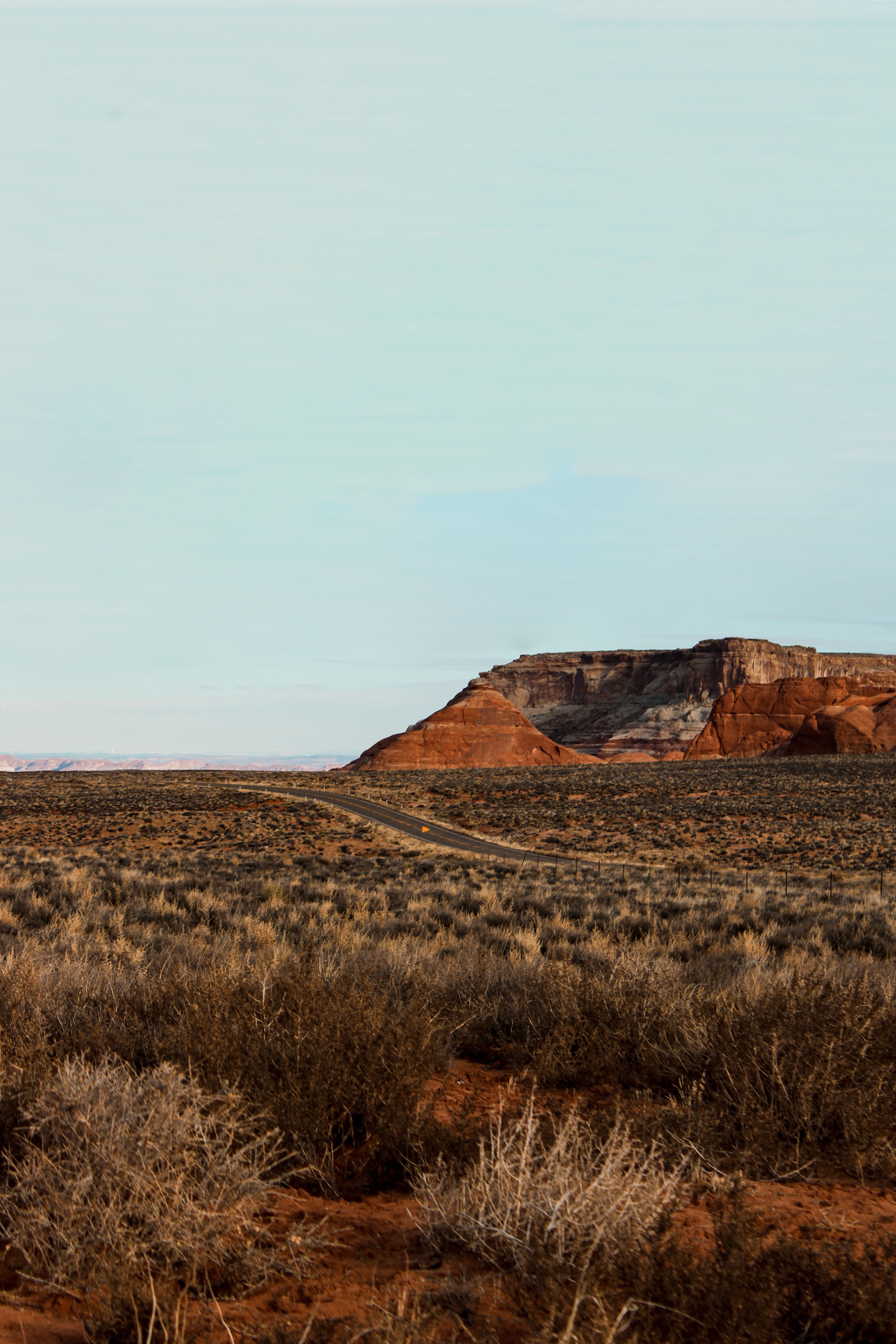 Bentang Alam Gurun Dengan Formasi Batuan Di Arizona · Foto Stok Gratis